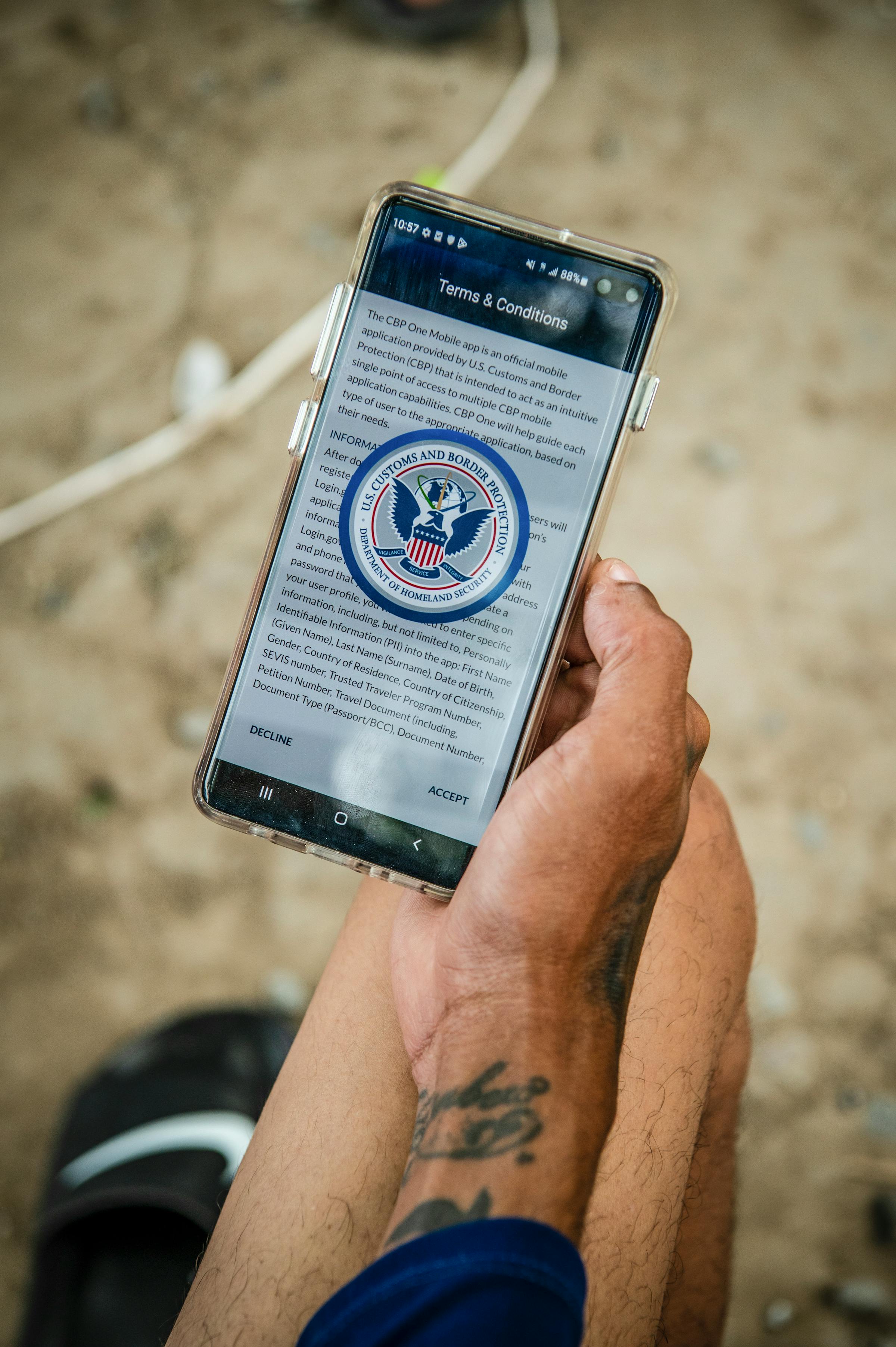New U.S. Border Protection app for asylum seekers jammed by heavy use