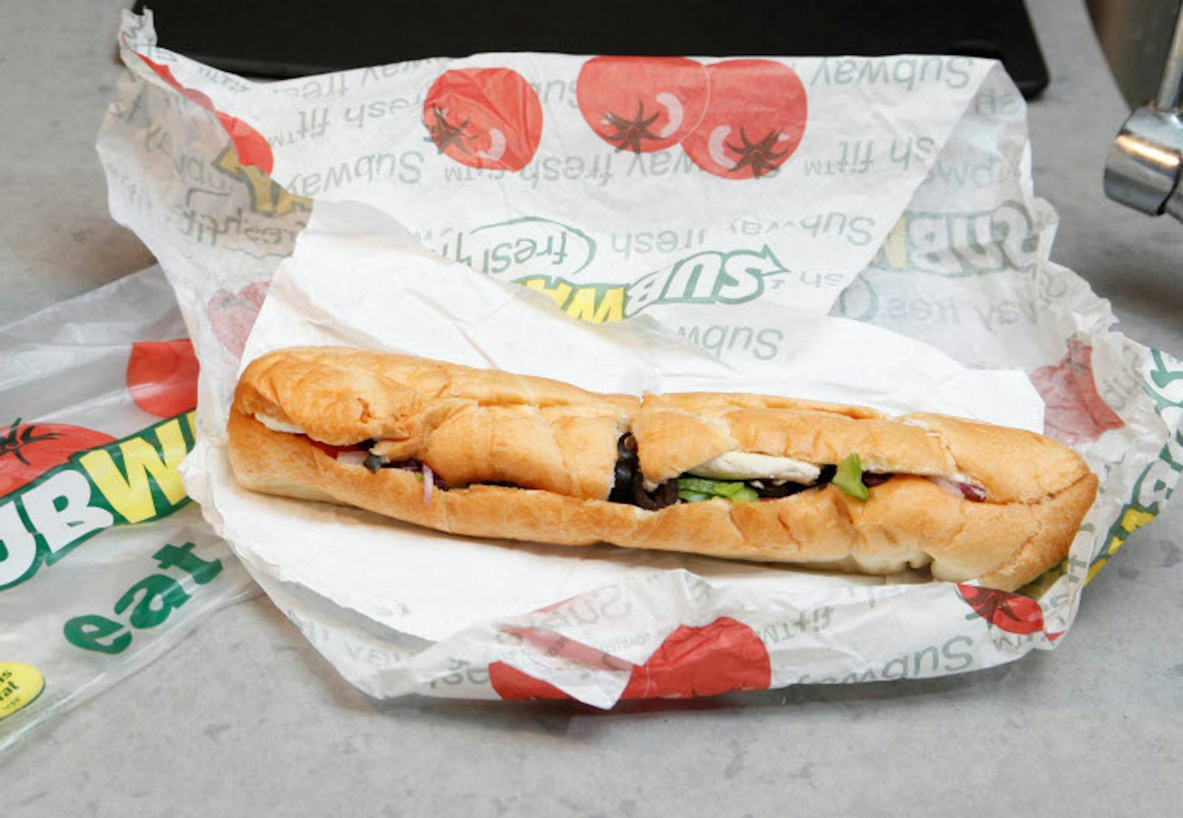 Subway to ensure 'Footlongs' measure up after lawsuit