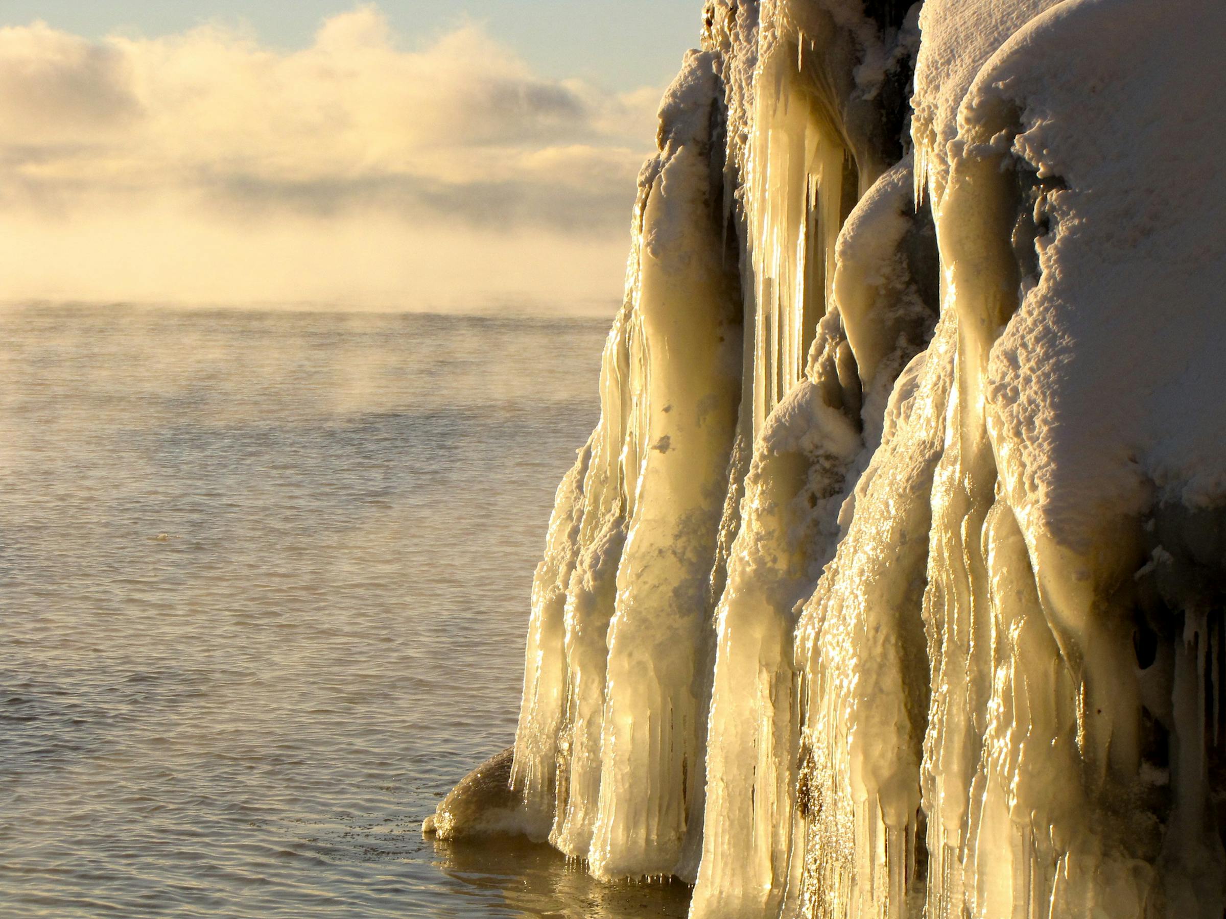 Great Lakes ice show provides a silver lining to winter