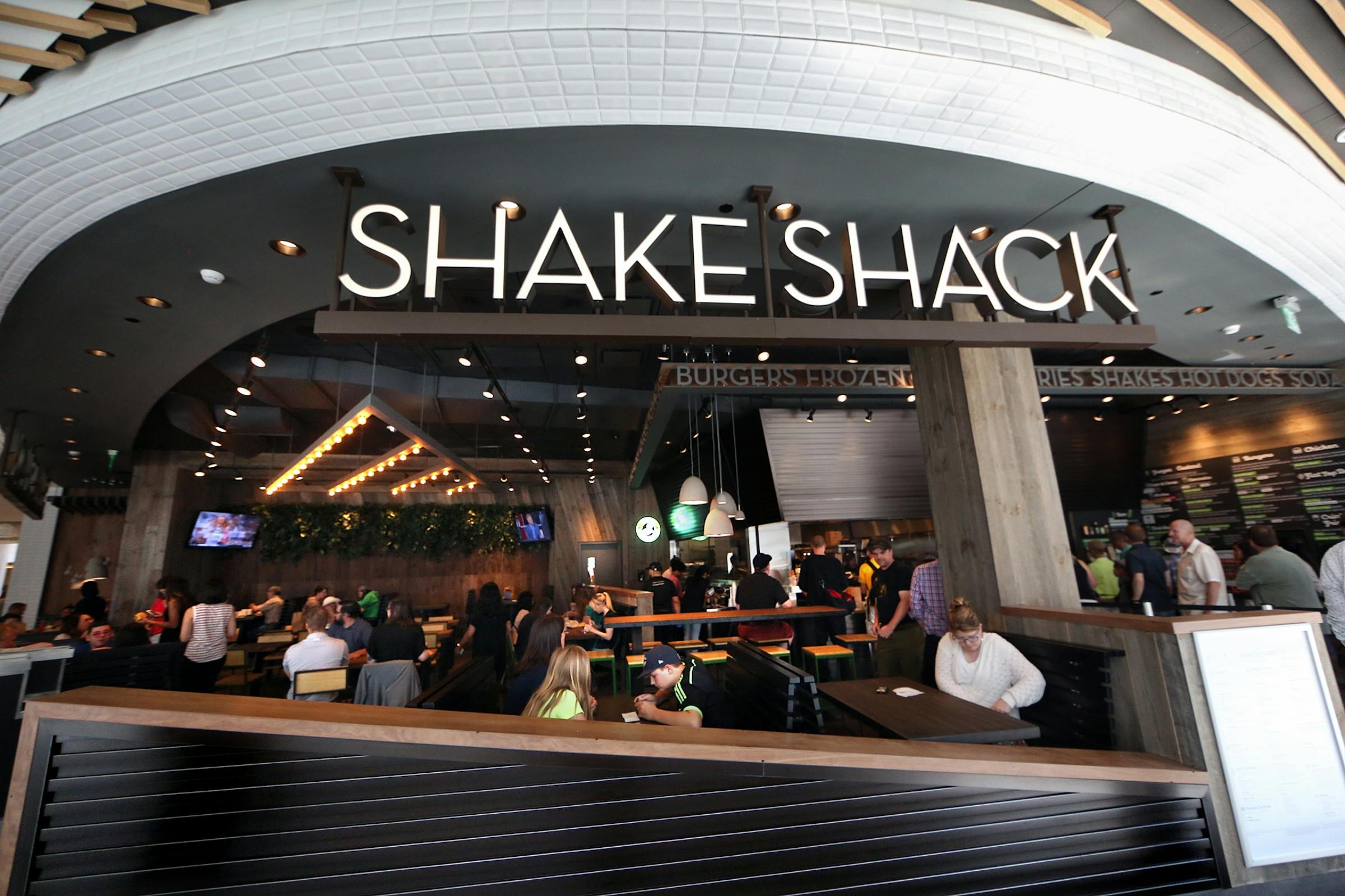 It's showtime for Shake Shack at Mall of America