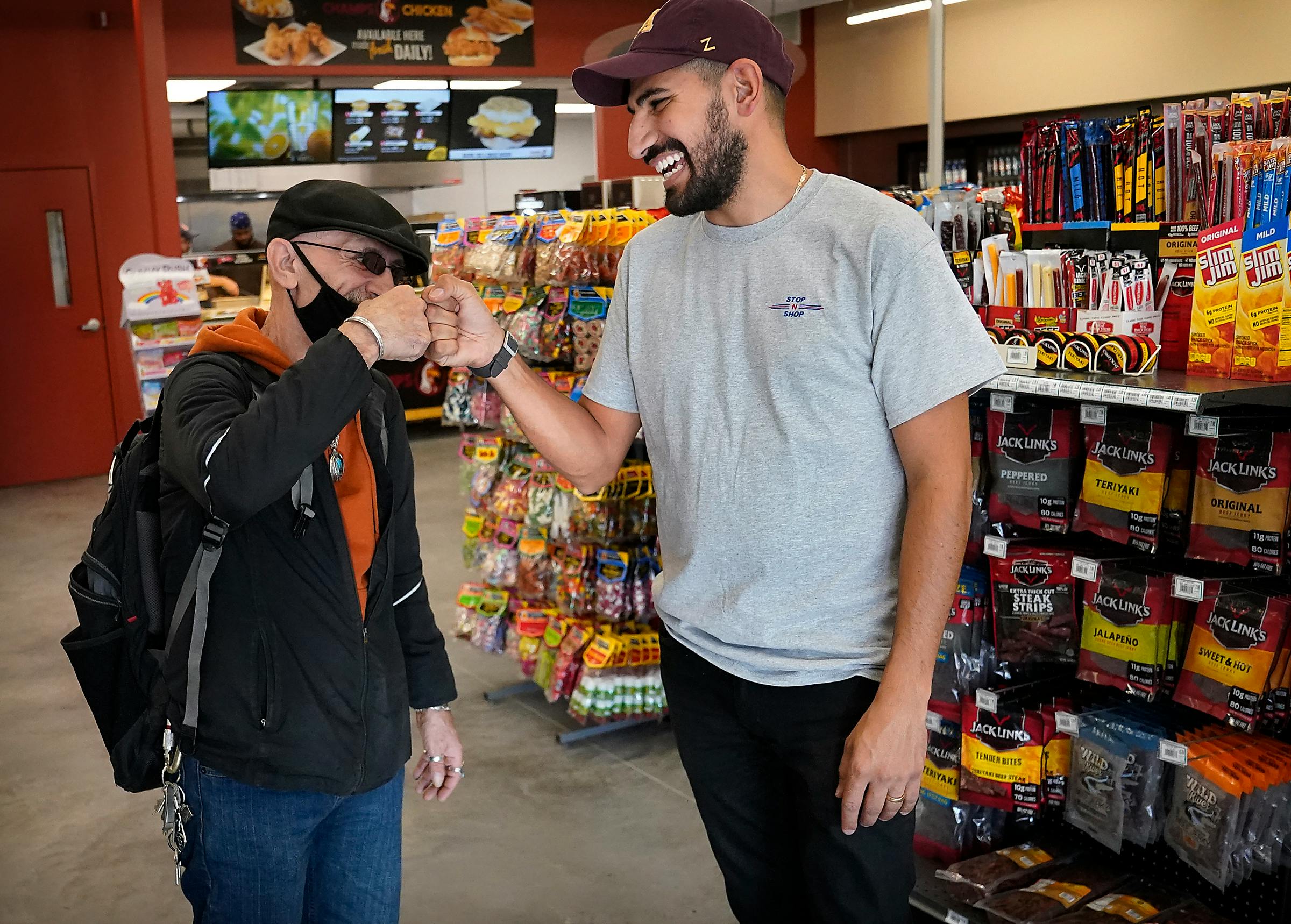'Welcome back': Last original tenant reopens in strip mall off Lake ...