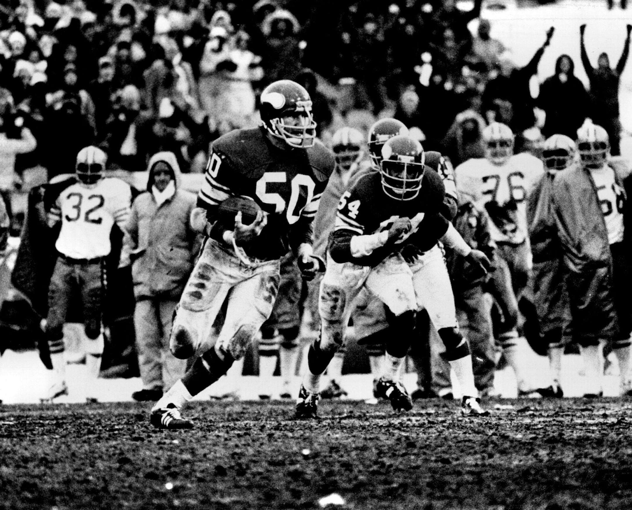 Vikings great Jeff Siemon dies at age 75