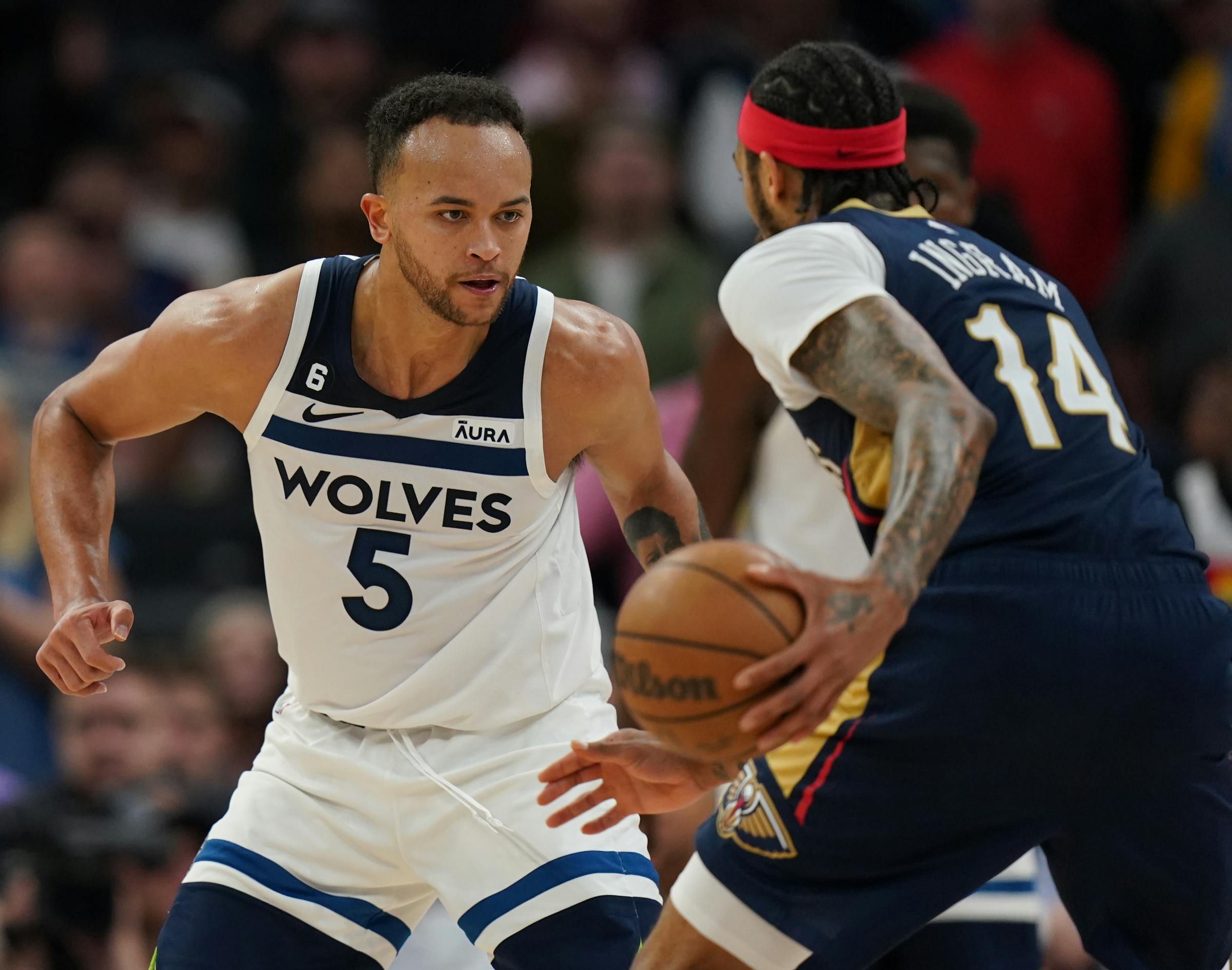 Timberwolves' Kyle Anderson back after scary eye injury