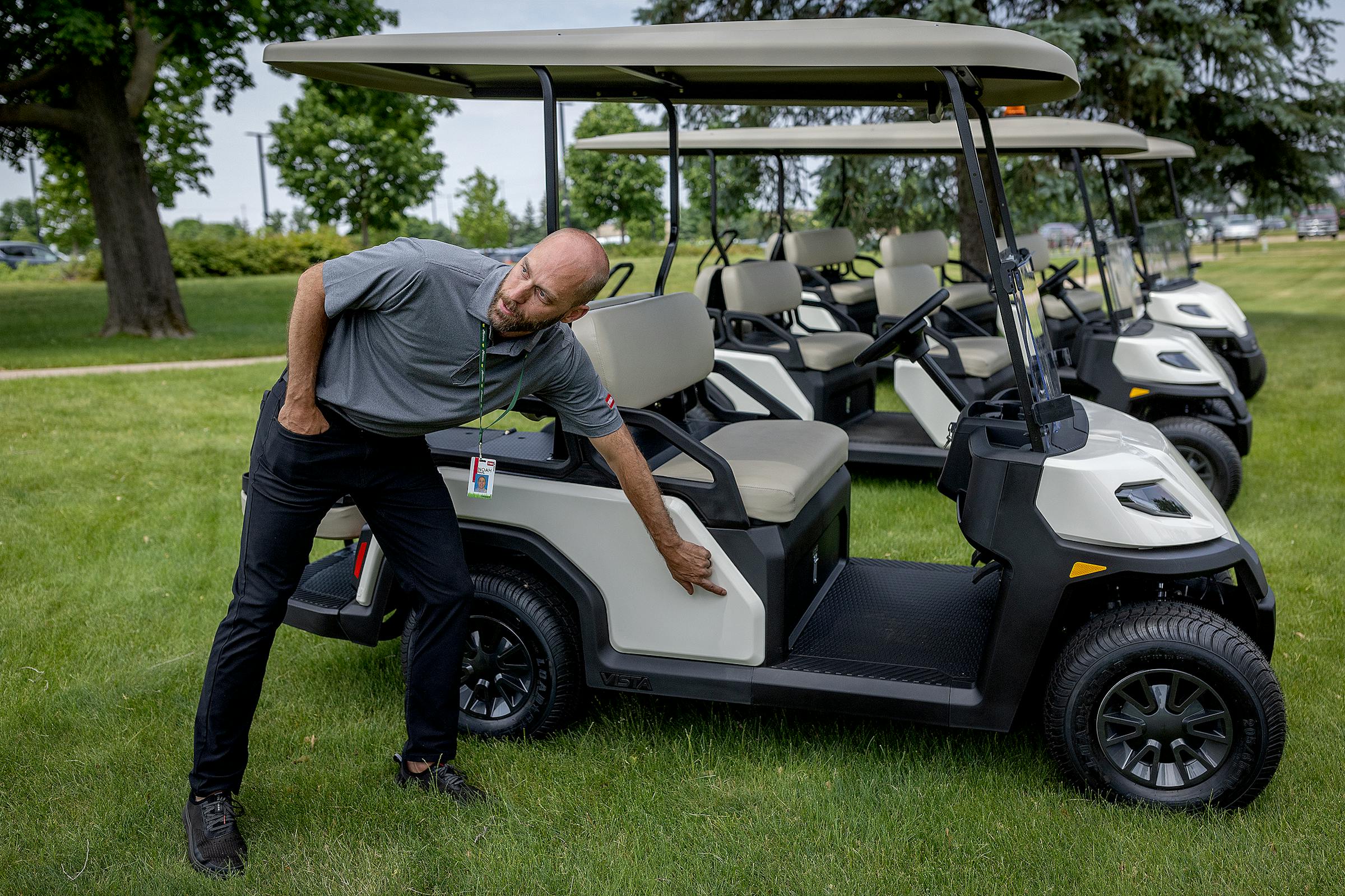 Toro looks to sell more to resorts, large campuses with new golf ...