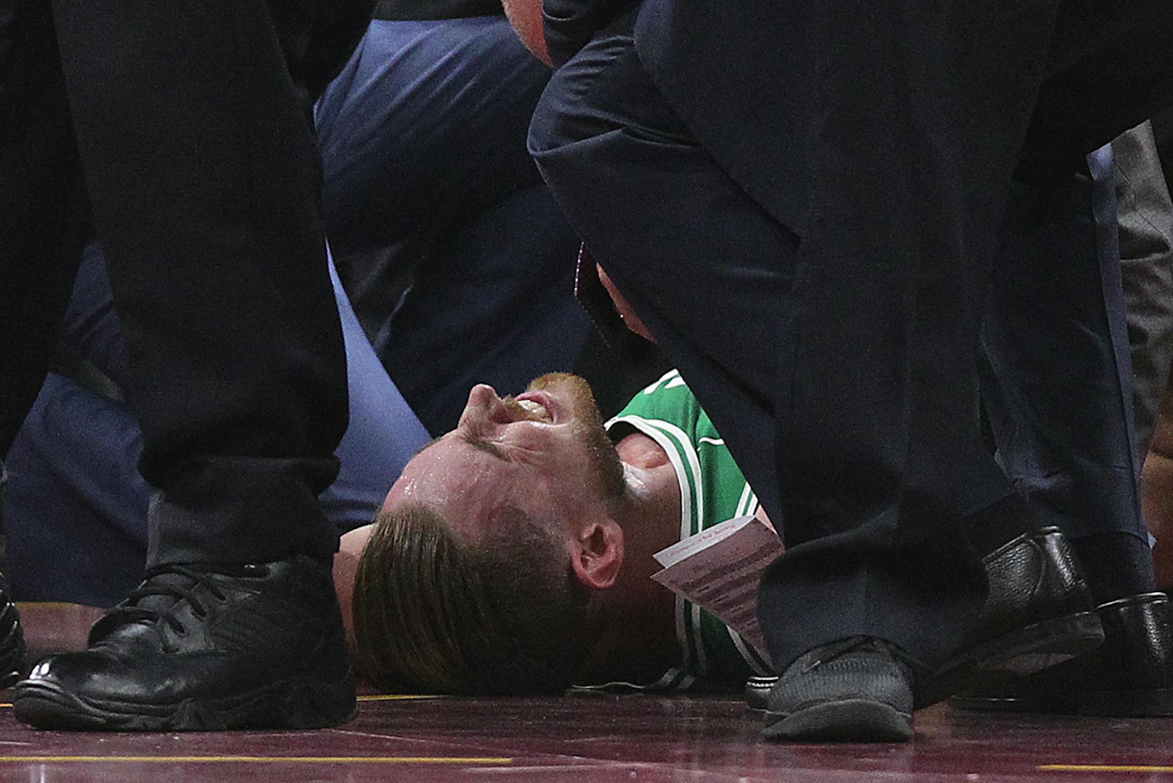 Wolves cringe, empathize over Gordon Hayward's gruesome leg injury