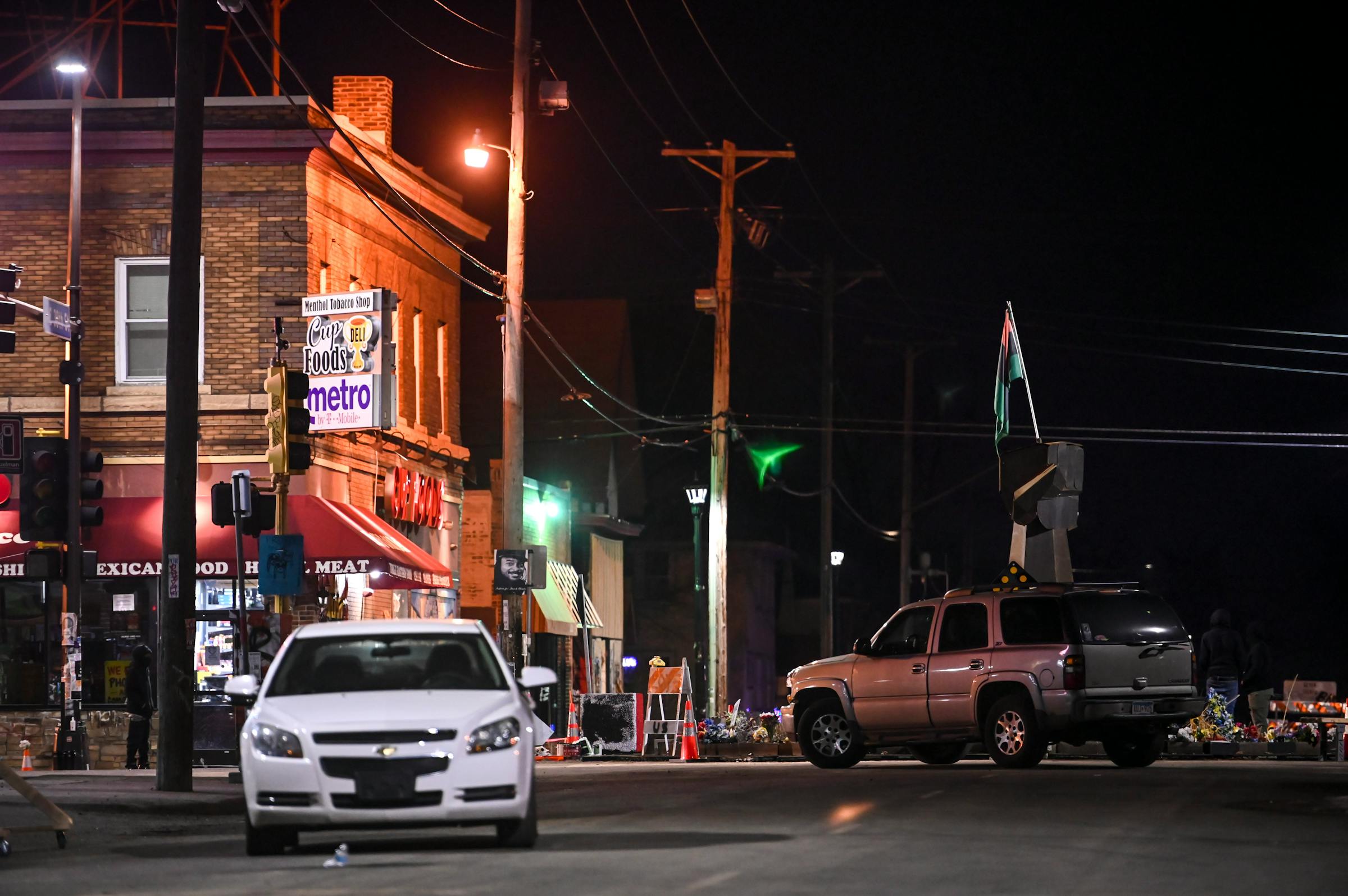 Two people injured, one killed in rash of weekend shootings in Minneapolis