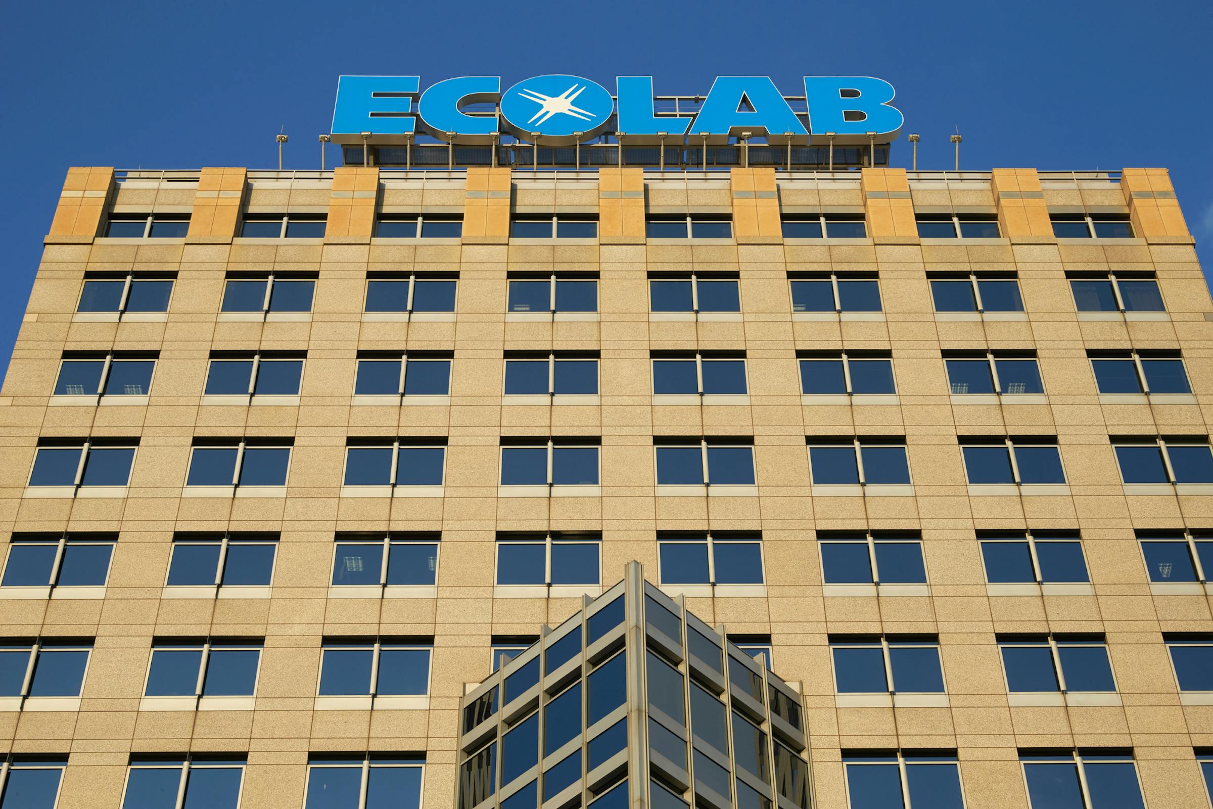 Ecolab to spin off its $2.4 billion Upstream oil chemicals business