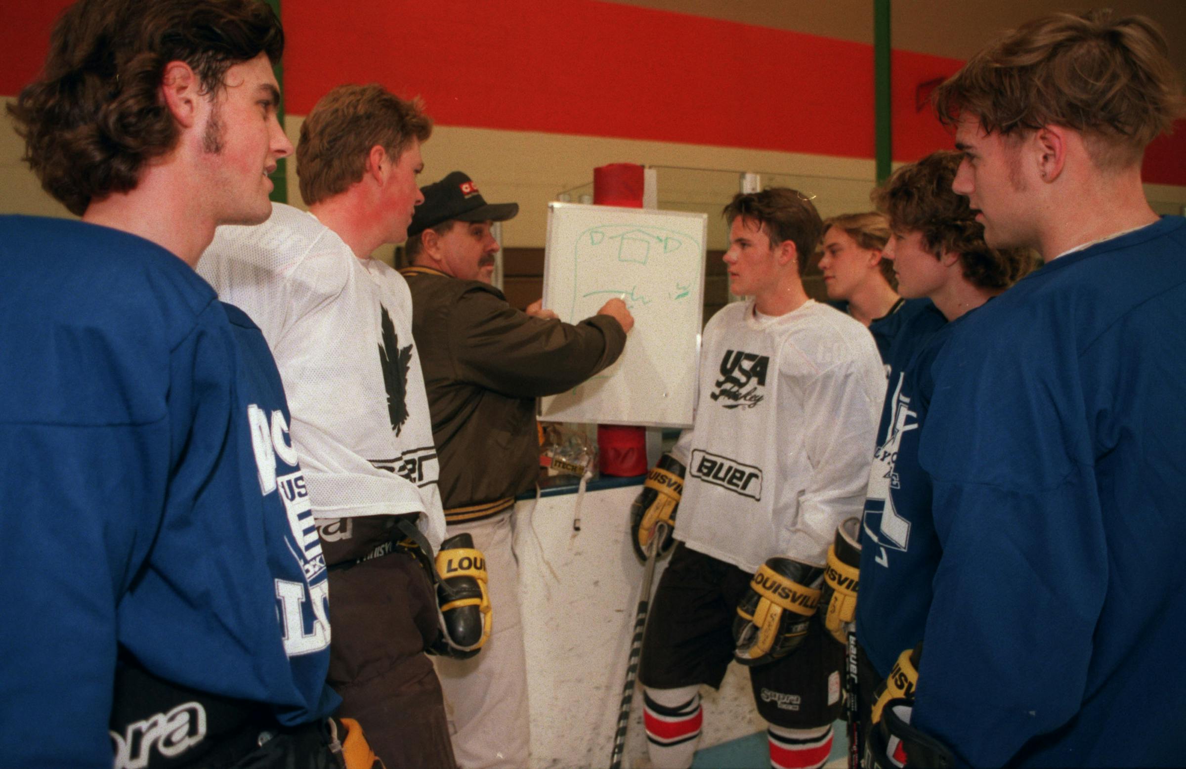 Longtime hockey coach Larry Hendrickson dies at 75