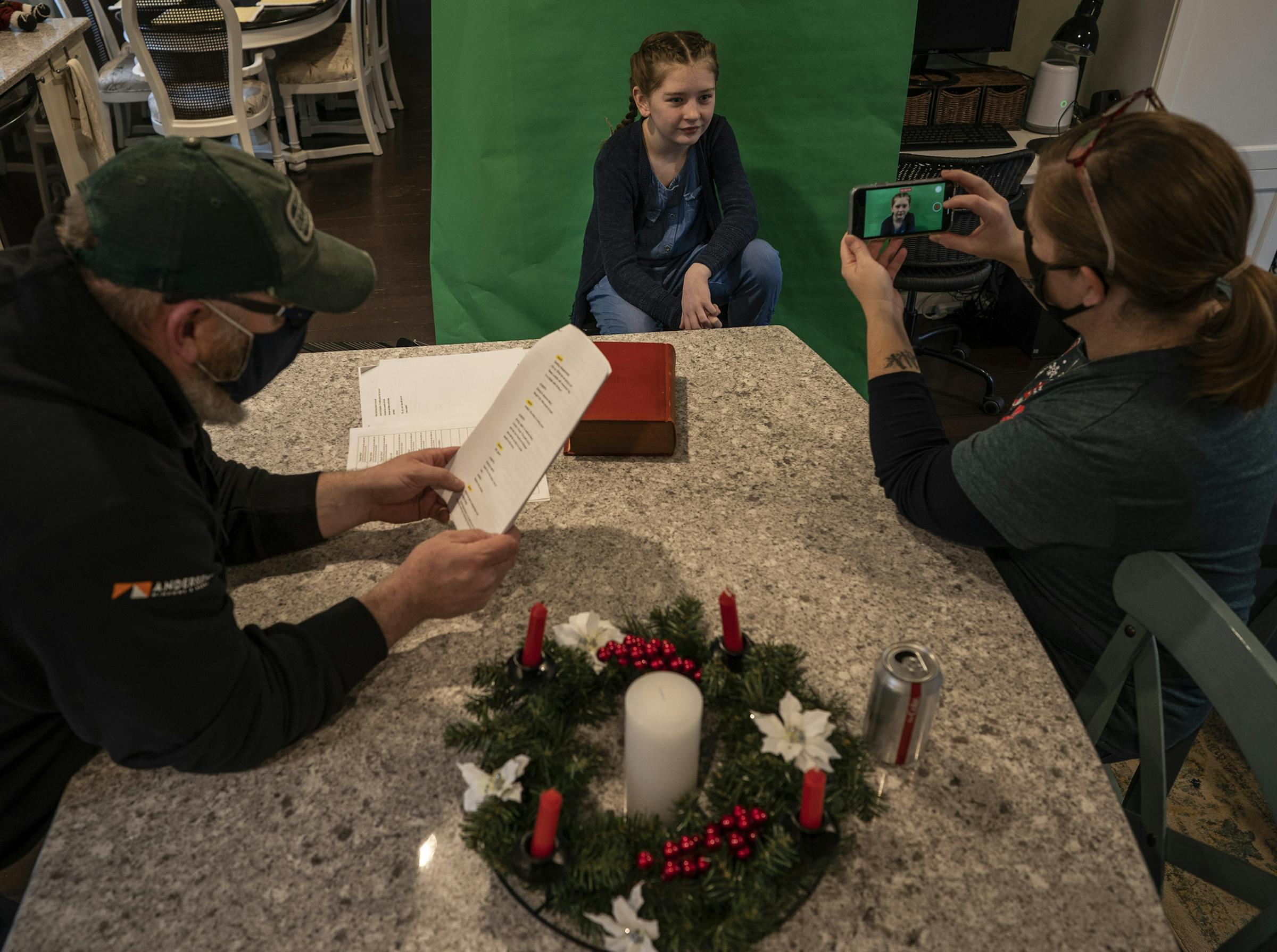 COVID-19 sparks Christmas creativity in Minnesota