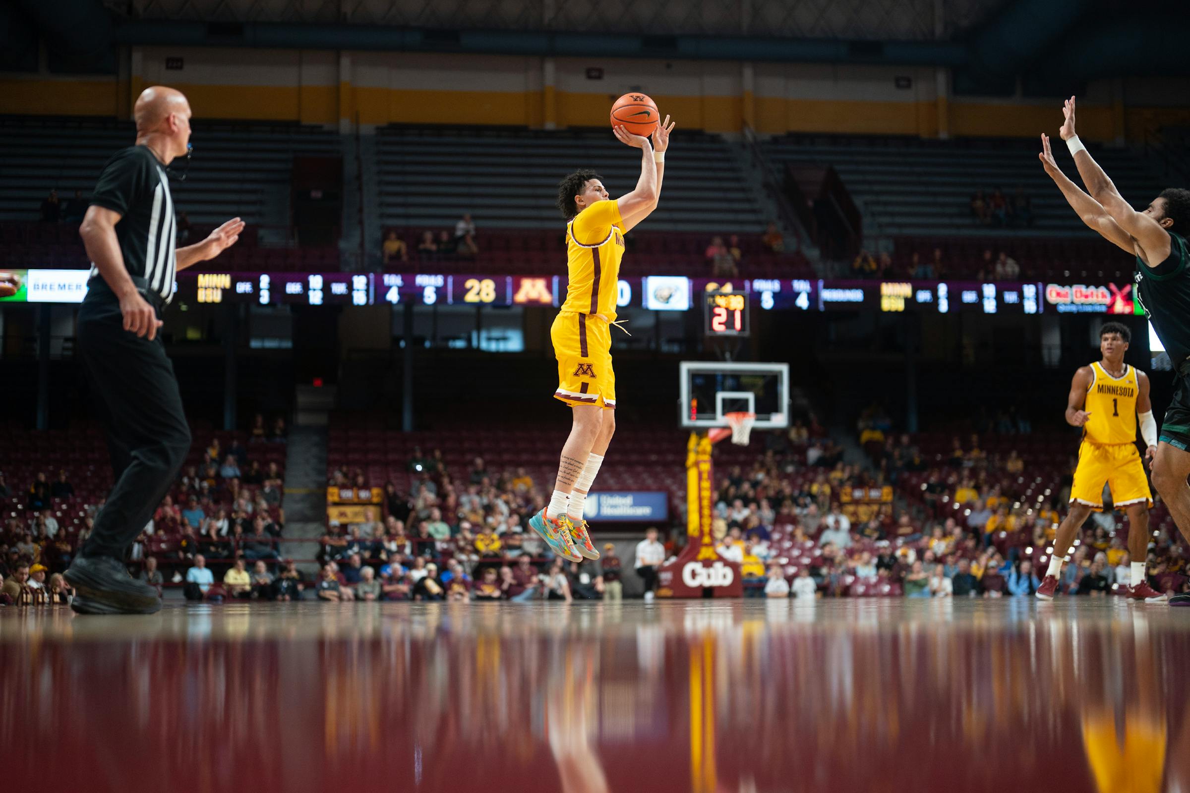 Mike Mitchell gives Gophers a three-point shooting boost