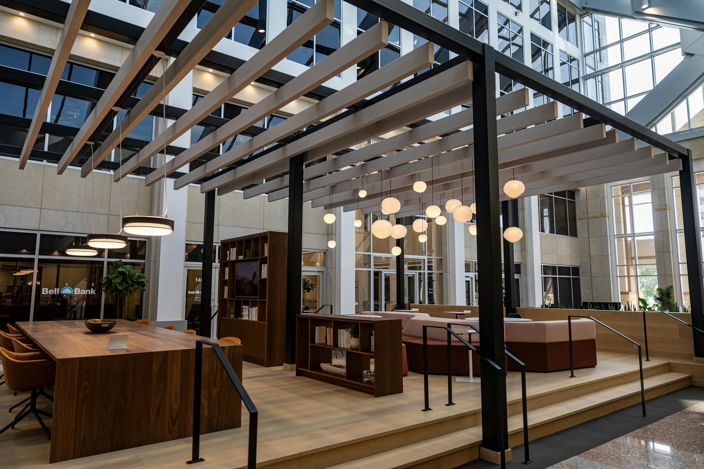 Colonnade office building in Golden Valley adds amenities