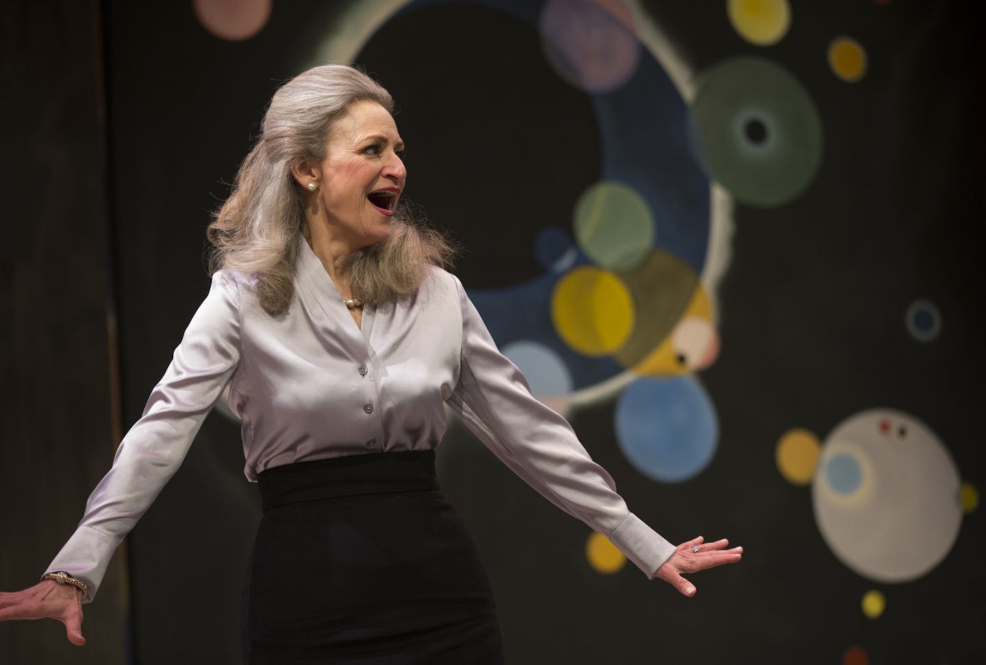 Actress Sally Wingert returns to 'Six Degrees' this weekend at Theater ...