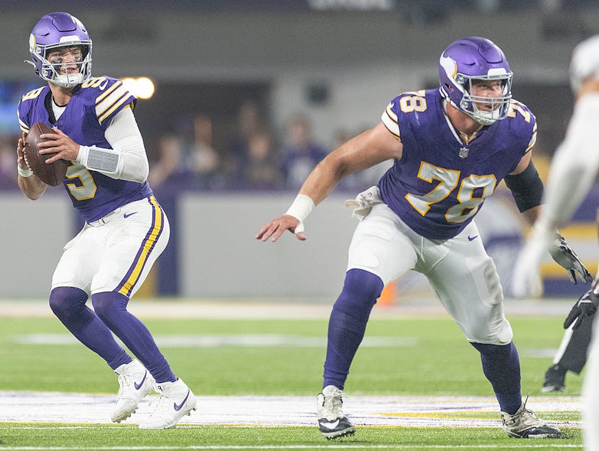 Vikings training camp: Christian Darrisaw, Will Fries practice