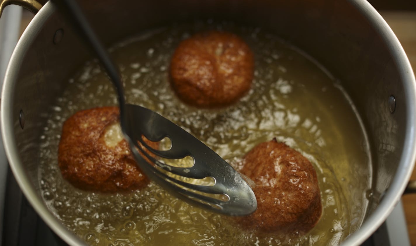 Recipe: Krofi (raised doughnuts)