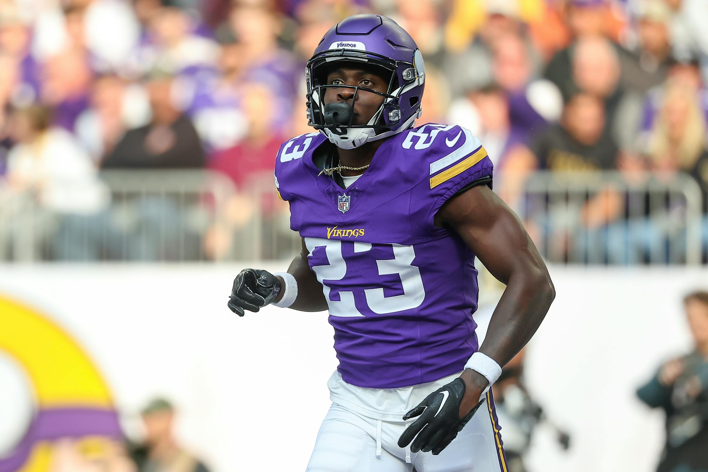 Vikings trade Andrew Booth Jr. to Cowboys for Nahshon Wright in swap of ...