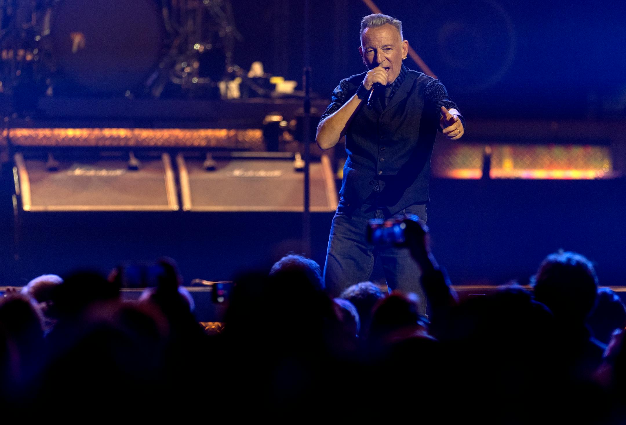 Bruce Springsteen roars for democracy in powerful Minneapolis concert