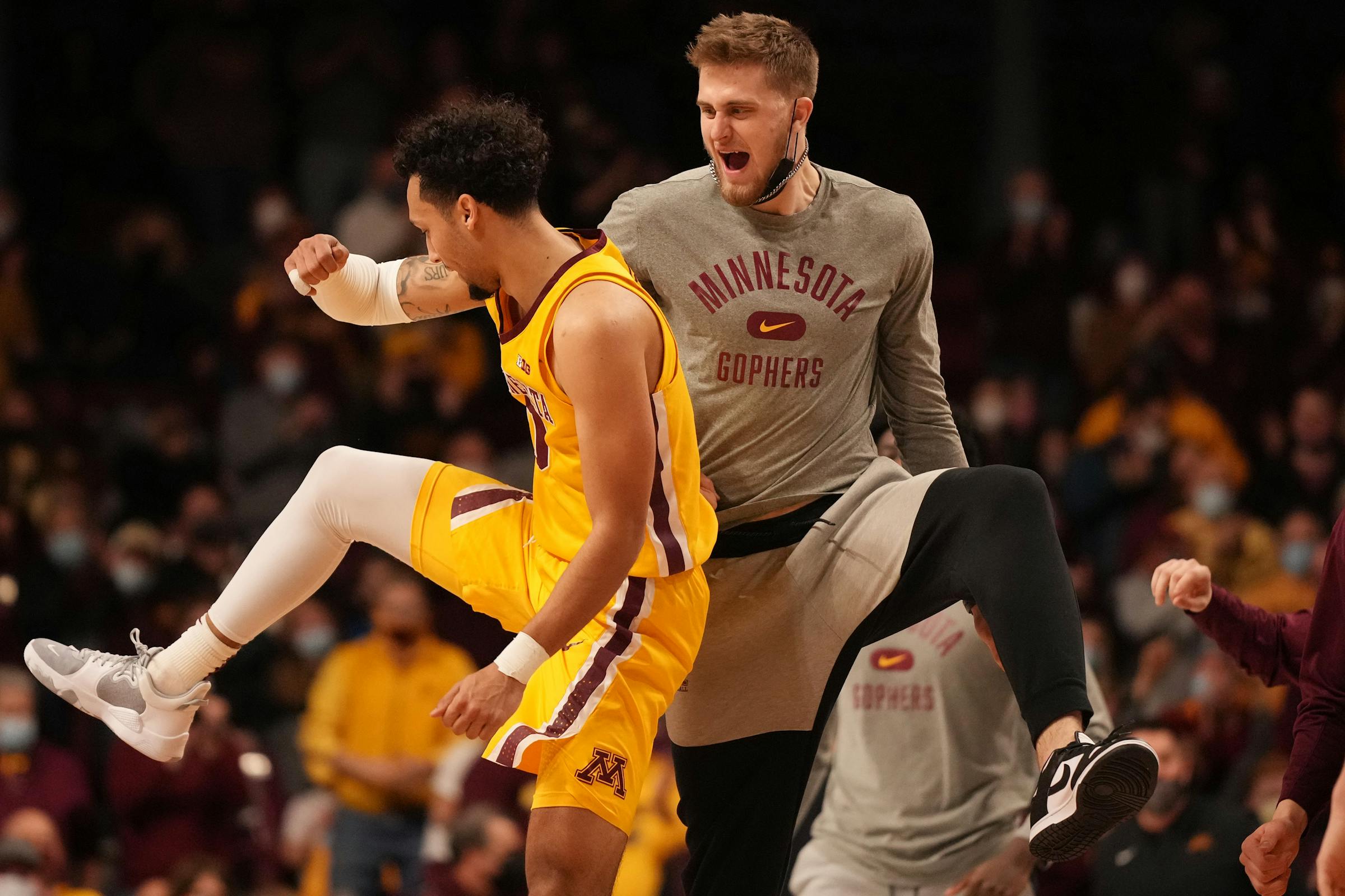 Gophers senior Parker Fox finds quick success in scrimmage after long wait