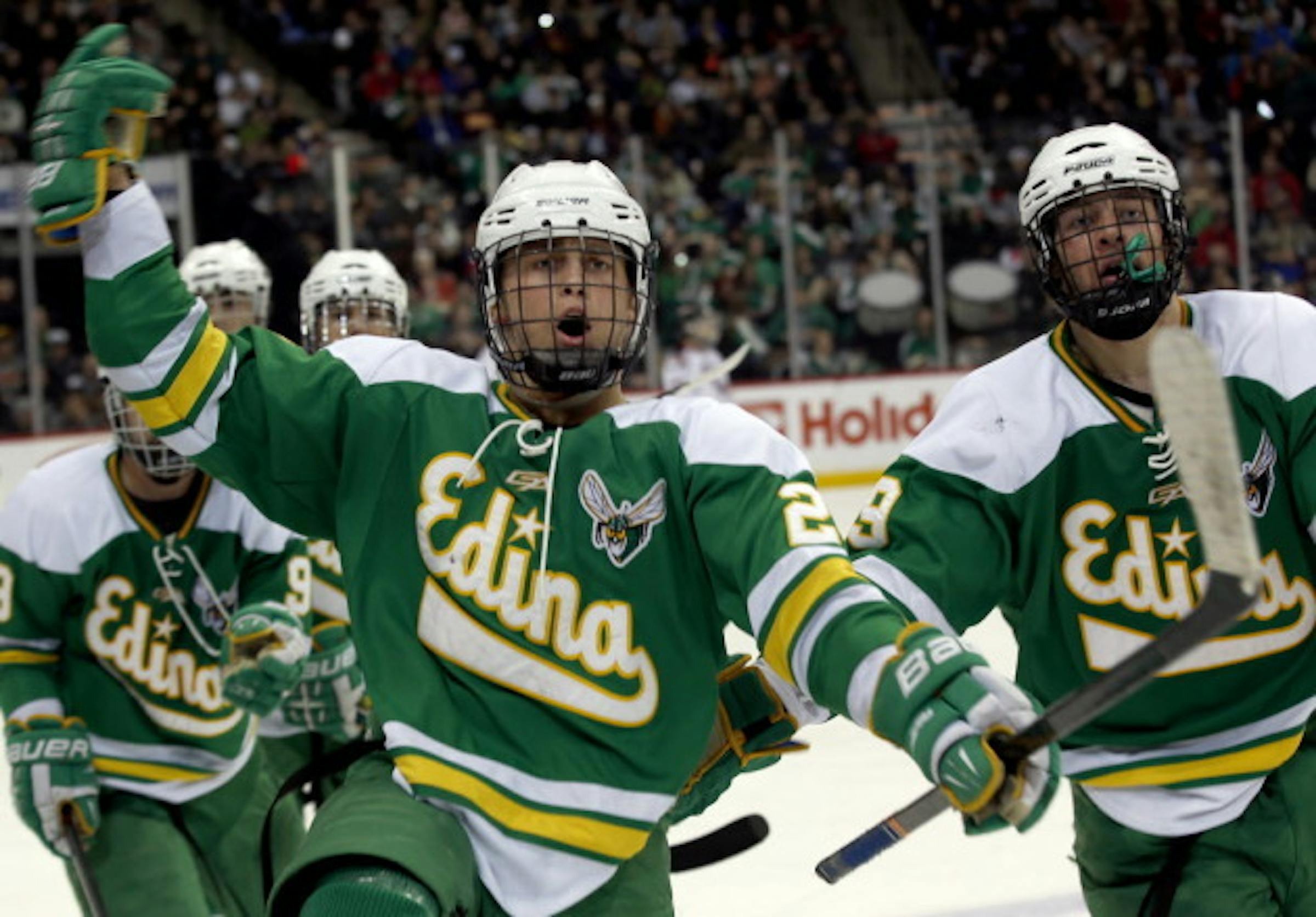 Ex-Edina hockey star Tyler Nanne transferring to U