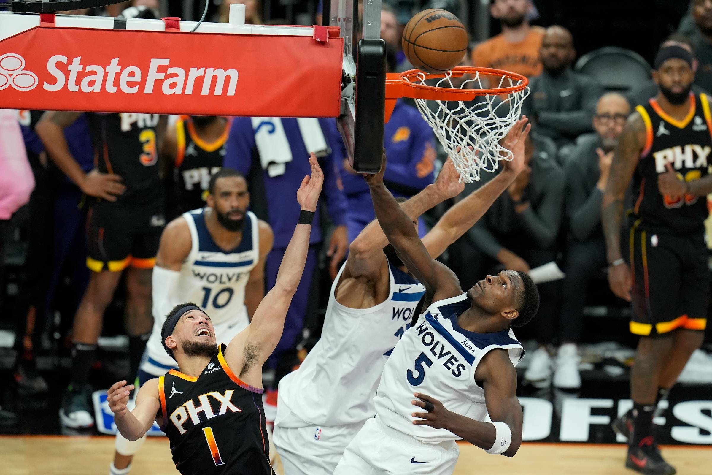 Timberwolves vs. Suns: Game 4 live updates