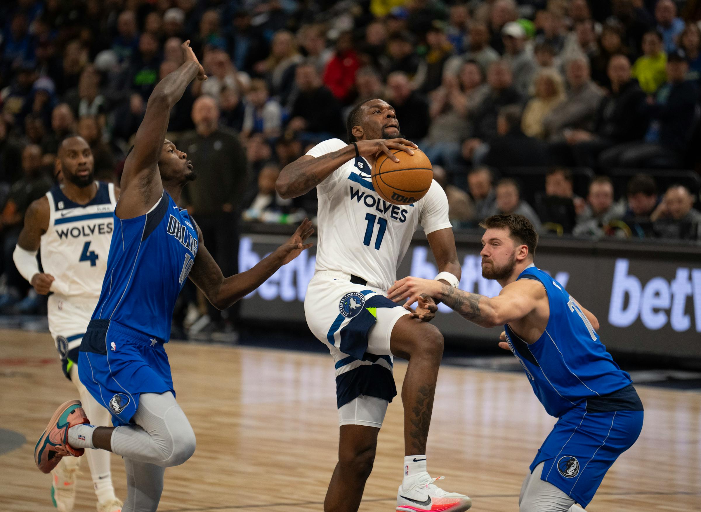Naz Reid returning to Timberwolves on three-year deal worth $42 million