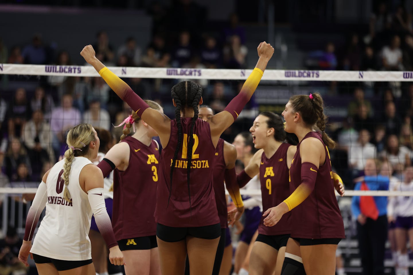 Taylor Landfair dominates as Gophers defeat Northwestern in volleyball