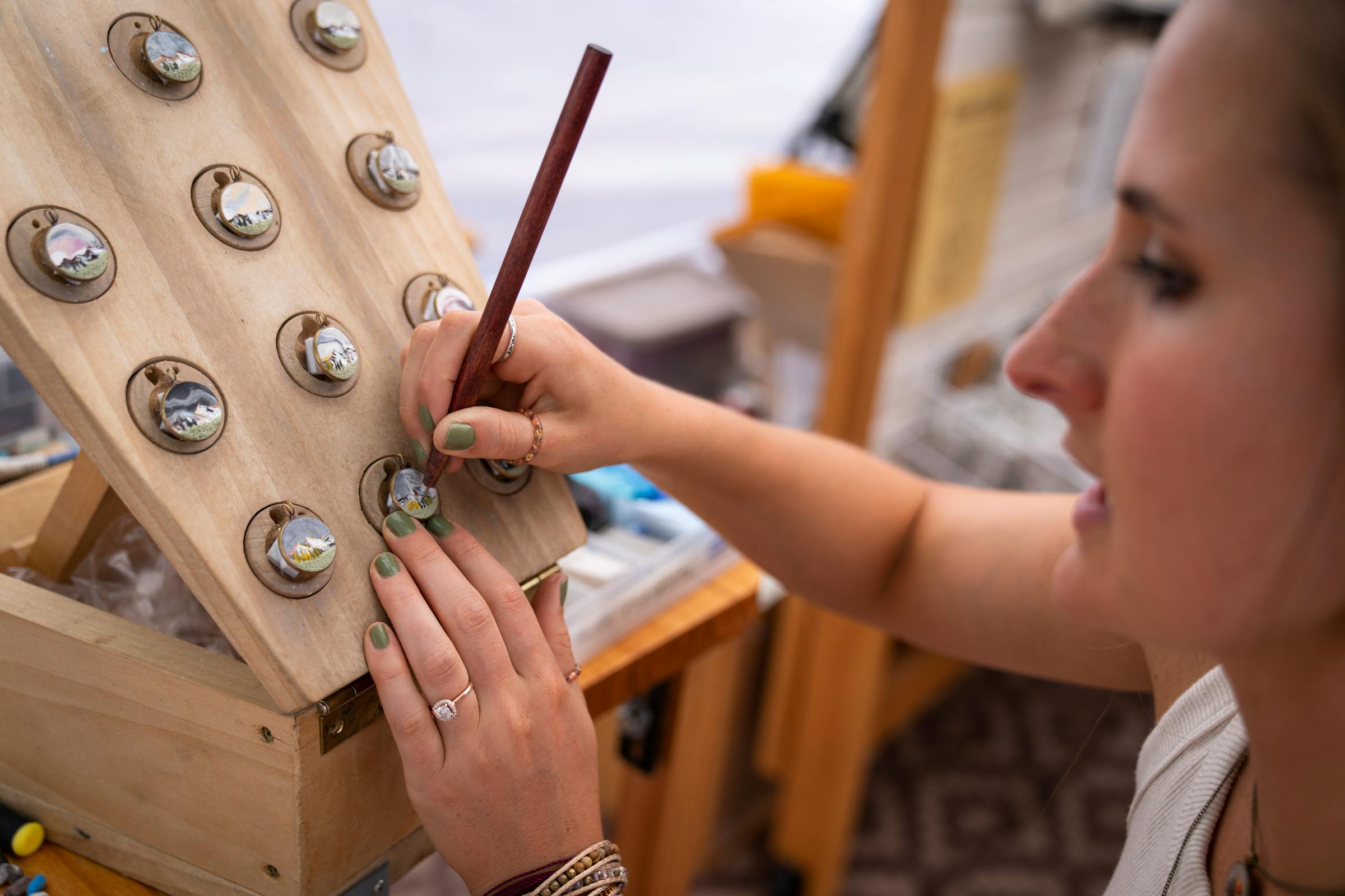 Rural Minnesota woman makes tiny landscapes inspired by the country's ...