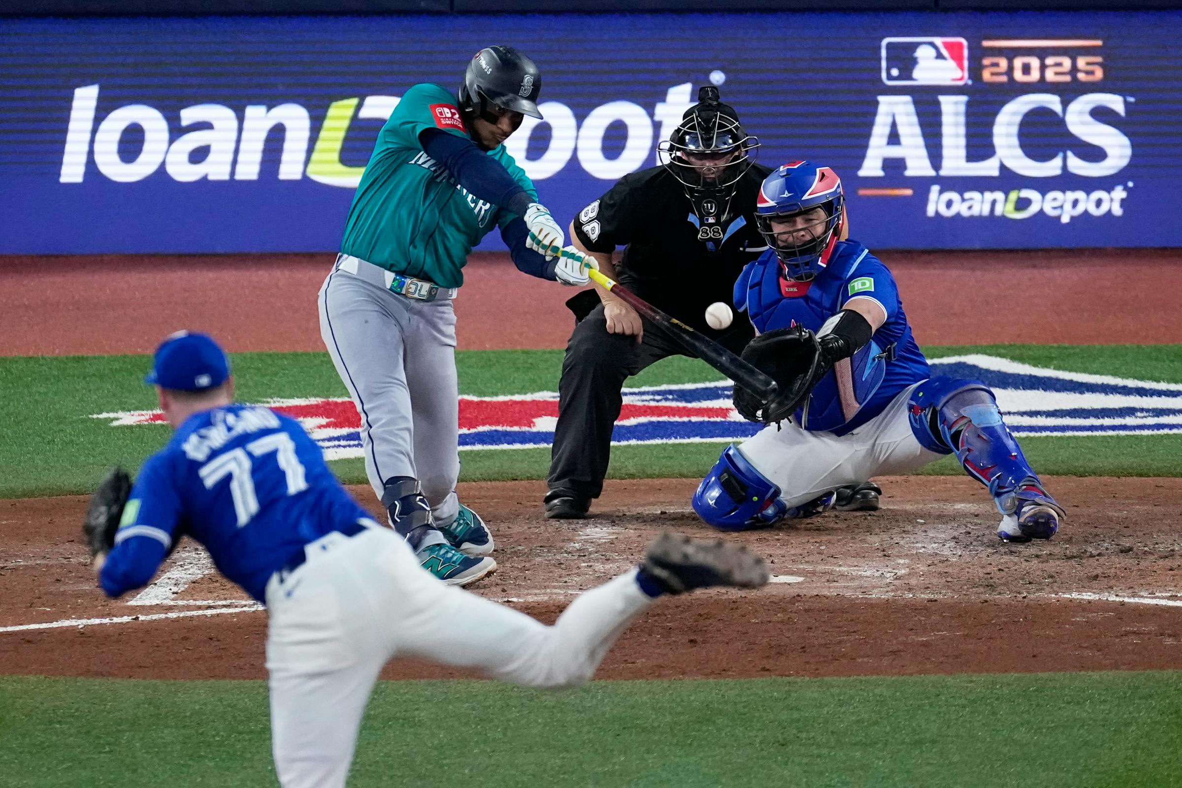 Former MN Twins players go head-to-head in ALCS