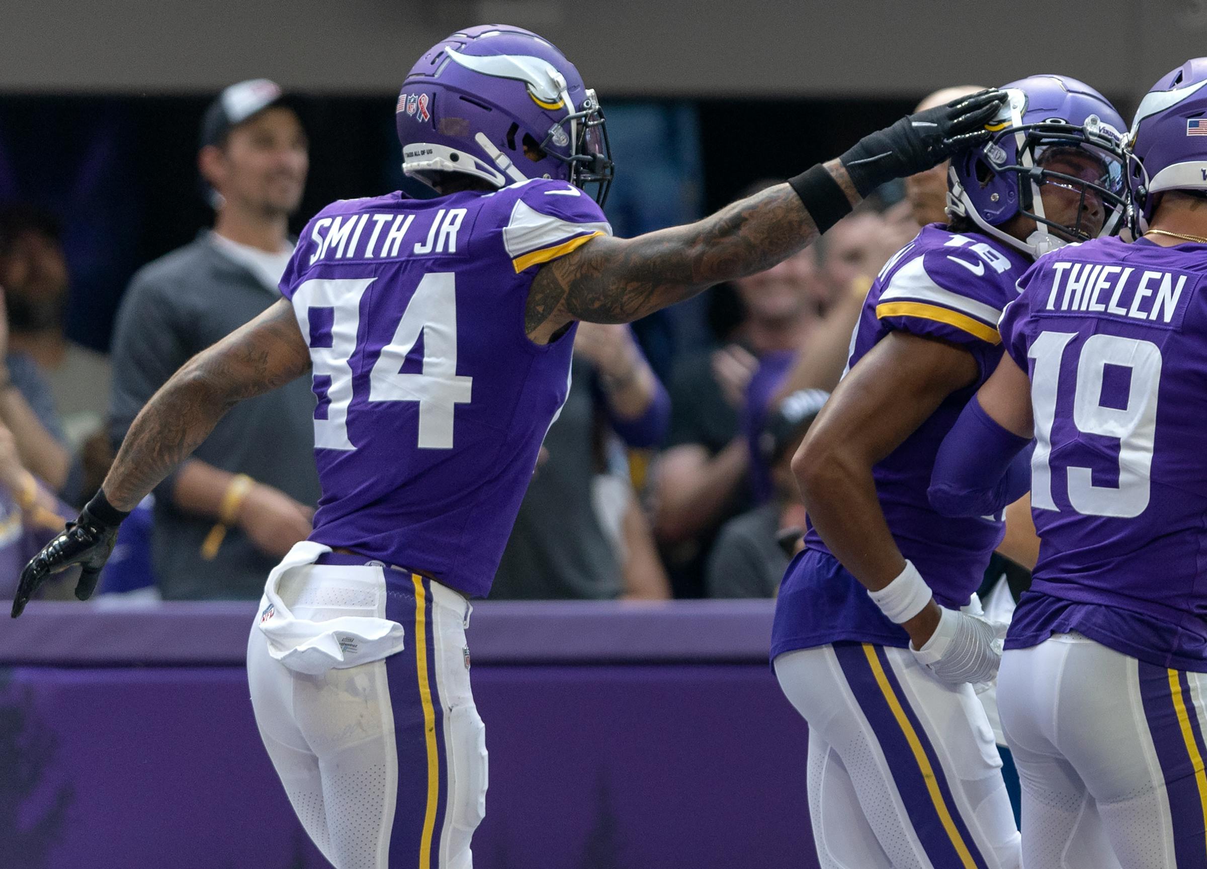 Vikings' Irv Smith Jr. comes off bench, eased into return; rookie Lewis ...