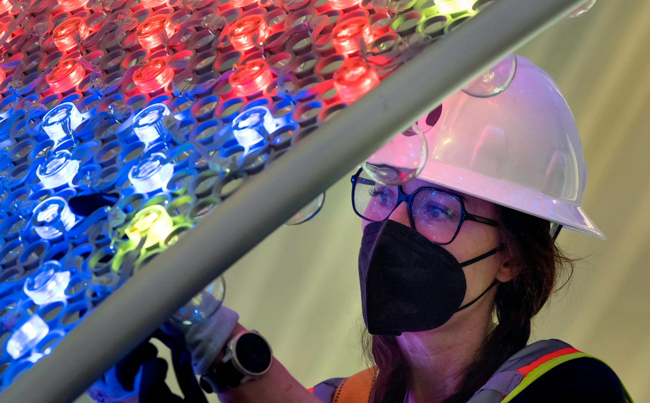 Huge new sculpture lights up MSP airport, offering passengers a chance ...