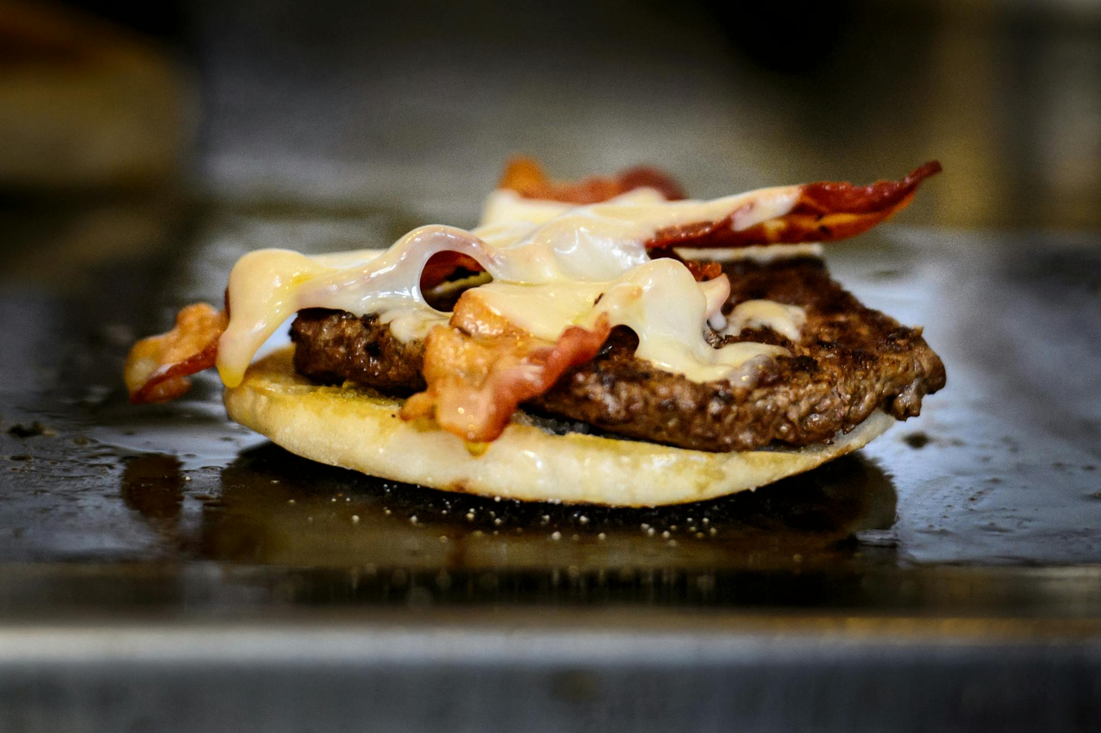 9 Minnesota restaurants featured in 'Hamburger America'