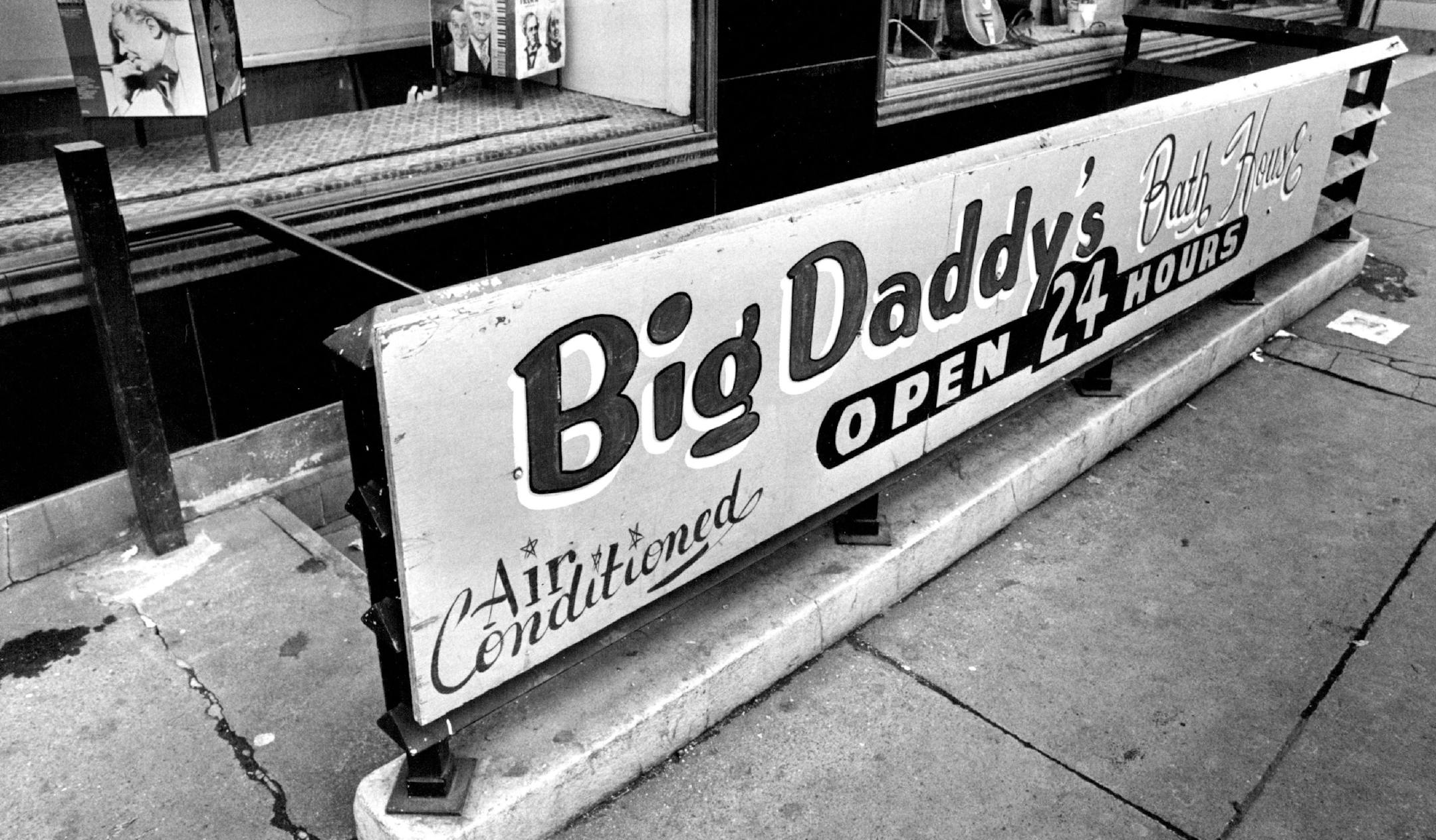 Minneapolis bathhouse debate: 1980s raids rocked City Hall
