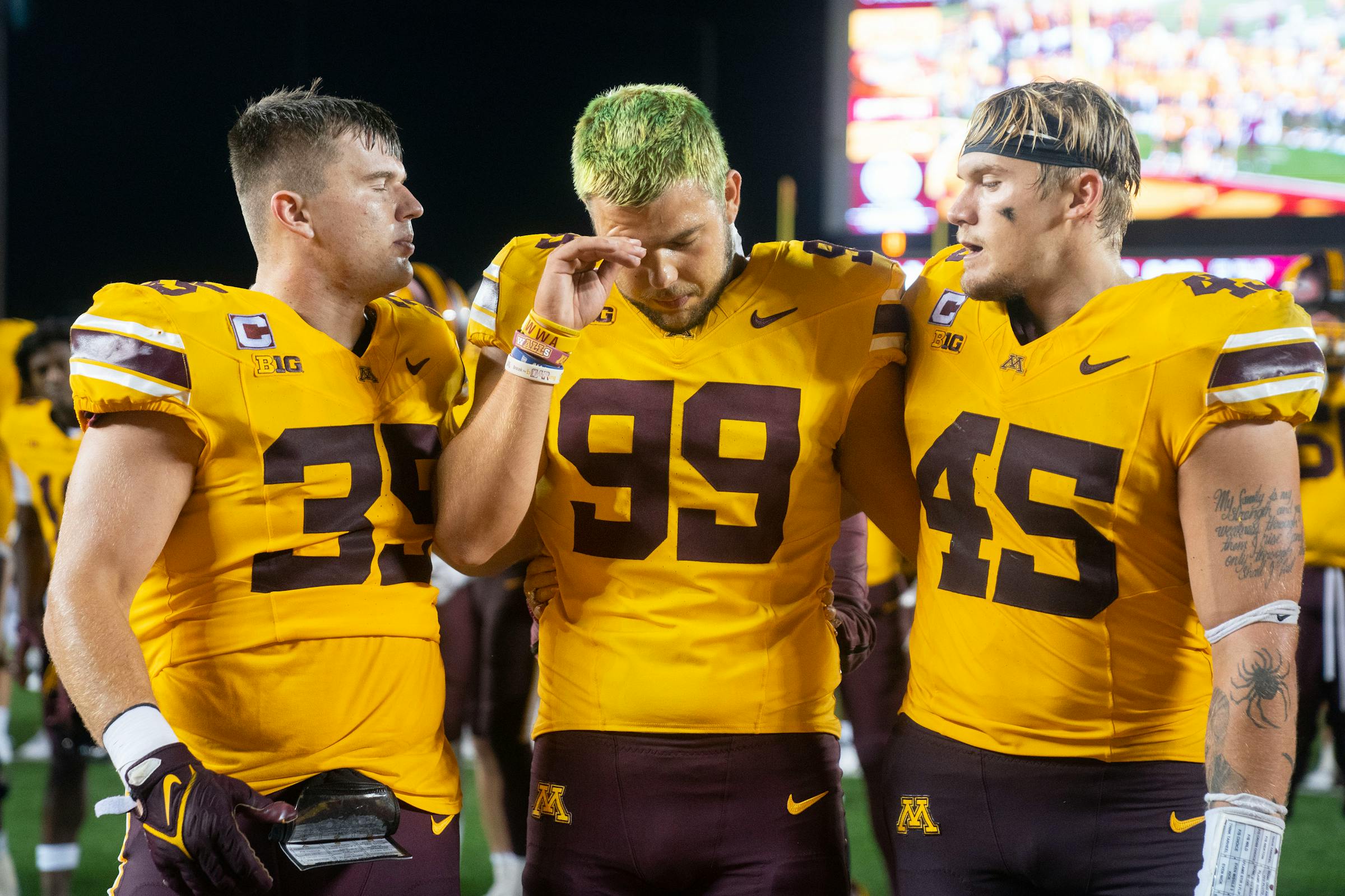MN Golden Gophers lose season opener to North Carolina Tar Heels 19-17 ...