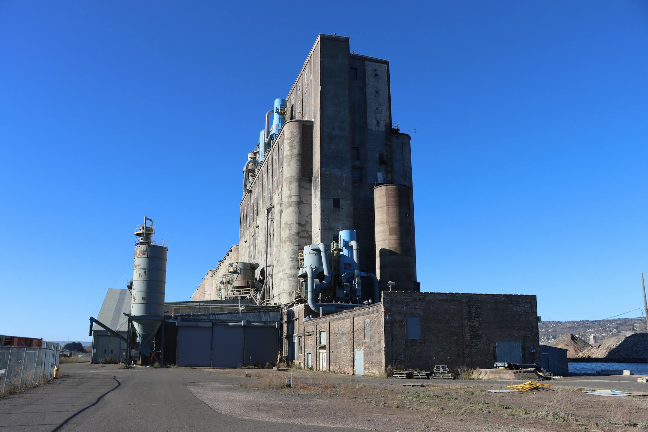 Duluth port gets $27M grant to tear down old grain elevators and rehab ...