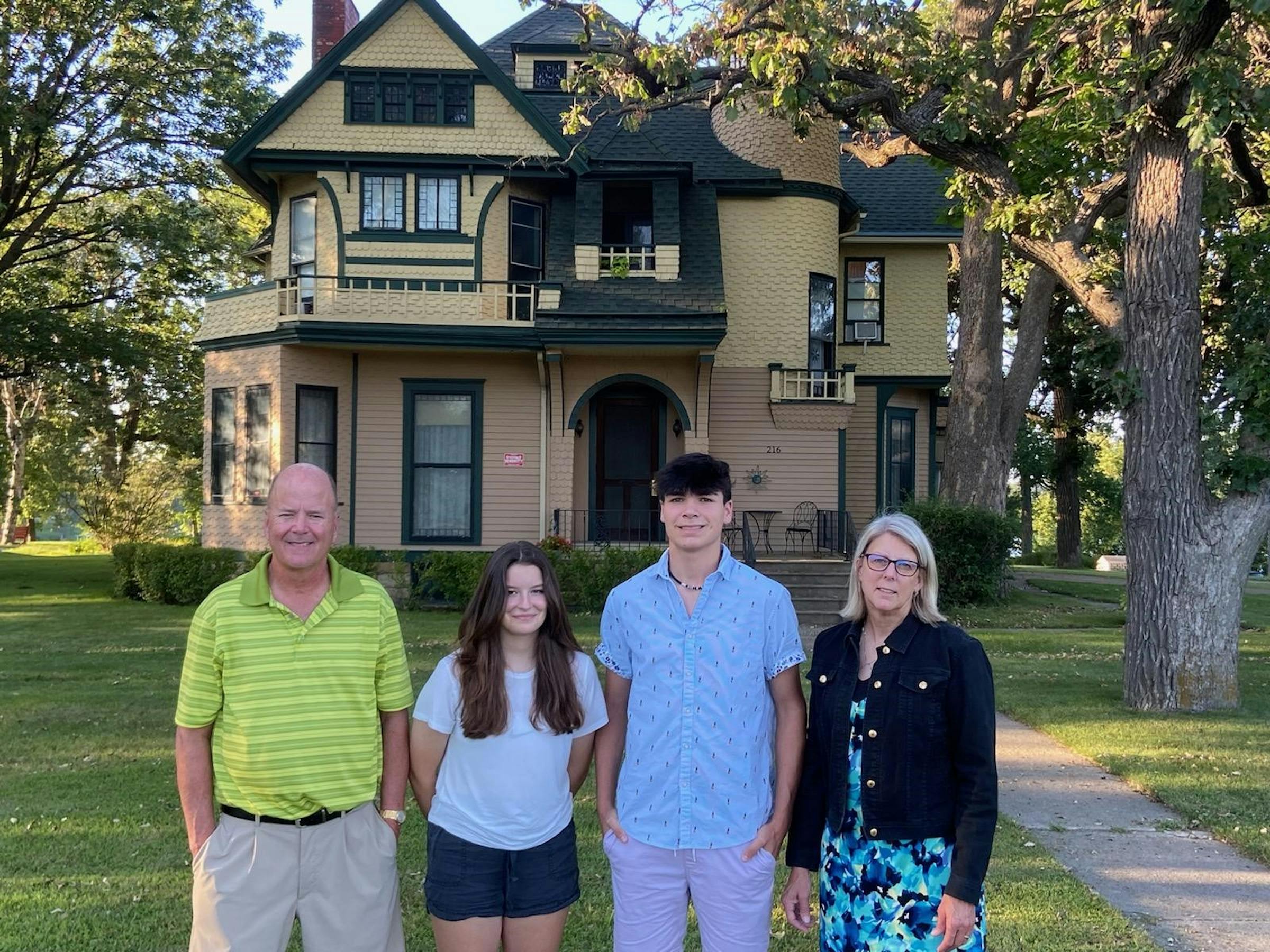 1887 home built by Albert Lea's first doctor has sheltered his family ...