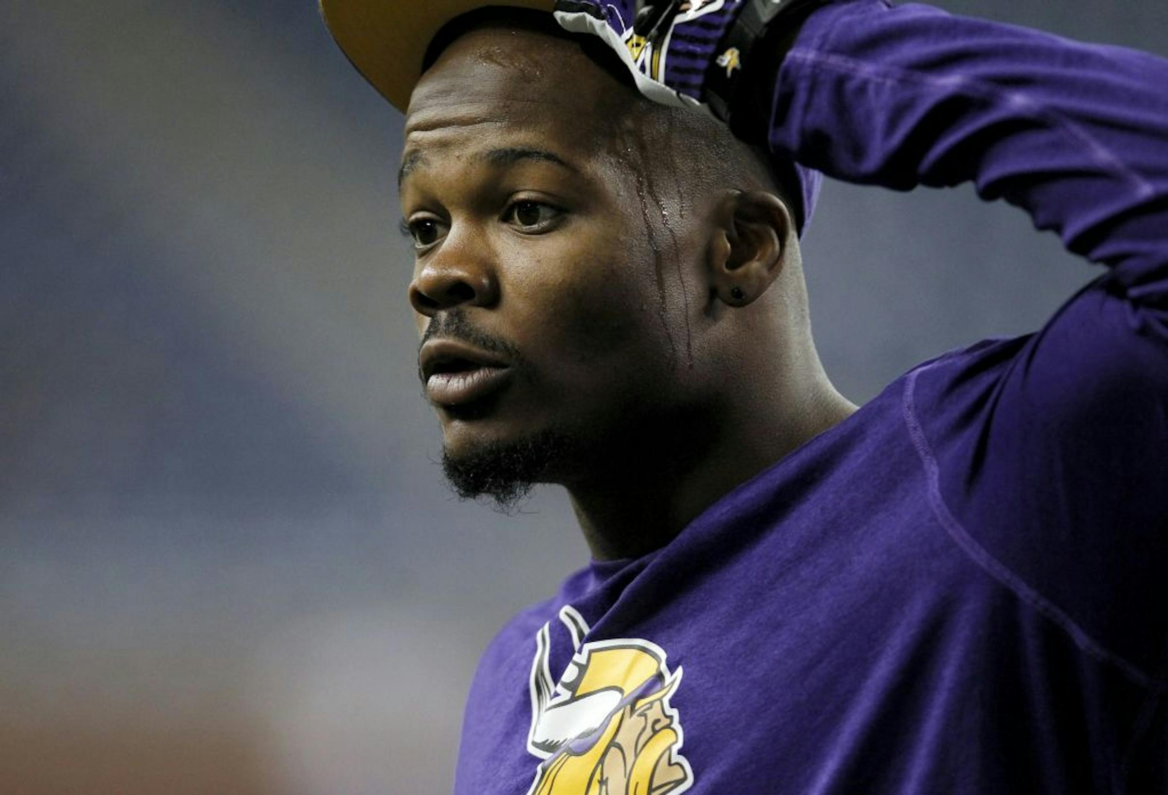 Simpson makes his presence felt in Vikings debut