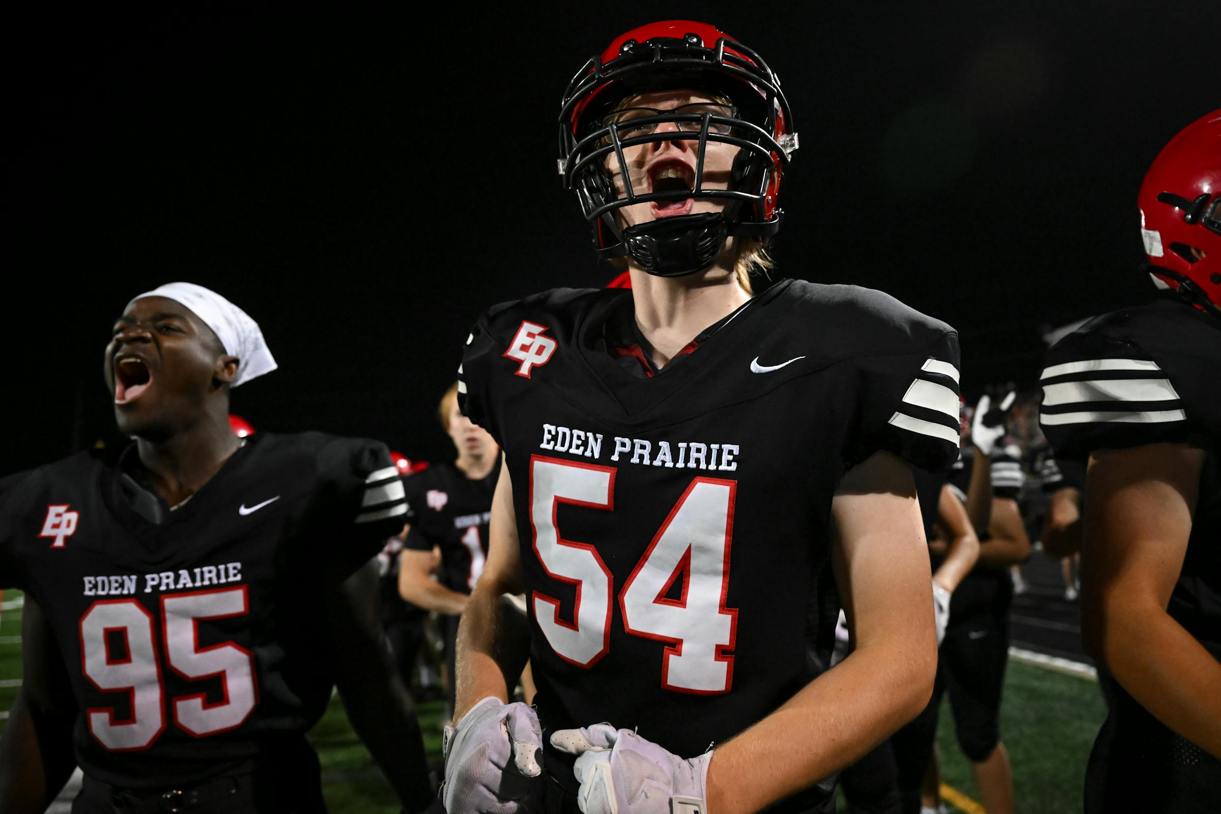 No. 1 Eden Prairie rolls past No. 3 Shakopee in high school football