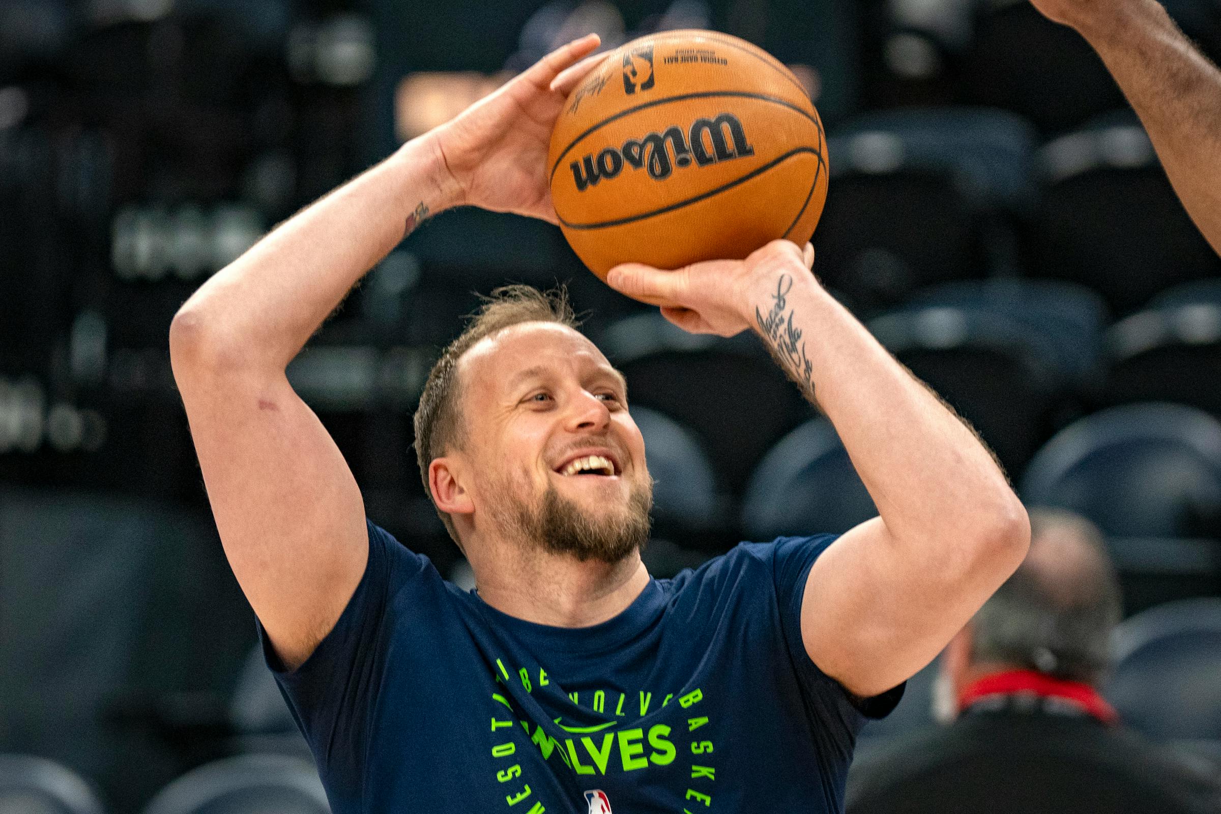 Timberwolves' Joe Ingles gets a start, and his son gets a first
