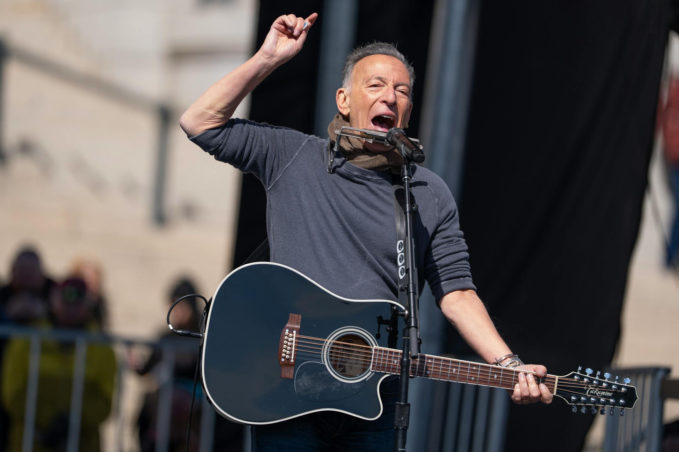 Bruce Springsteen will livestream two songs for free tonight at ...