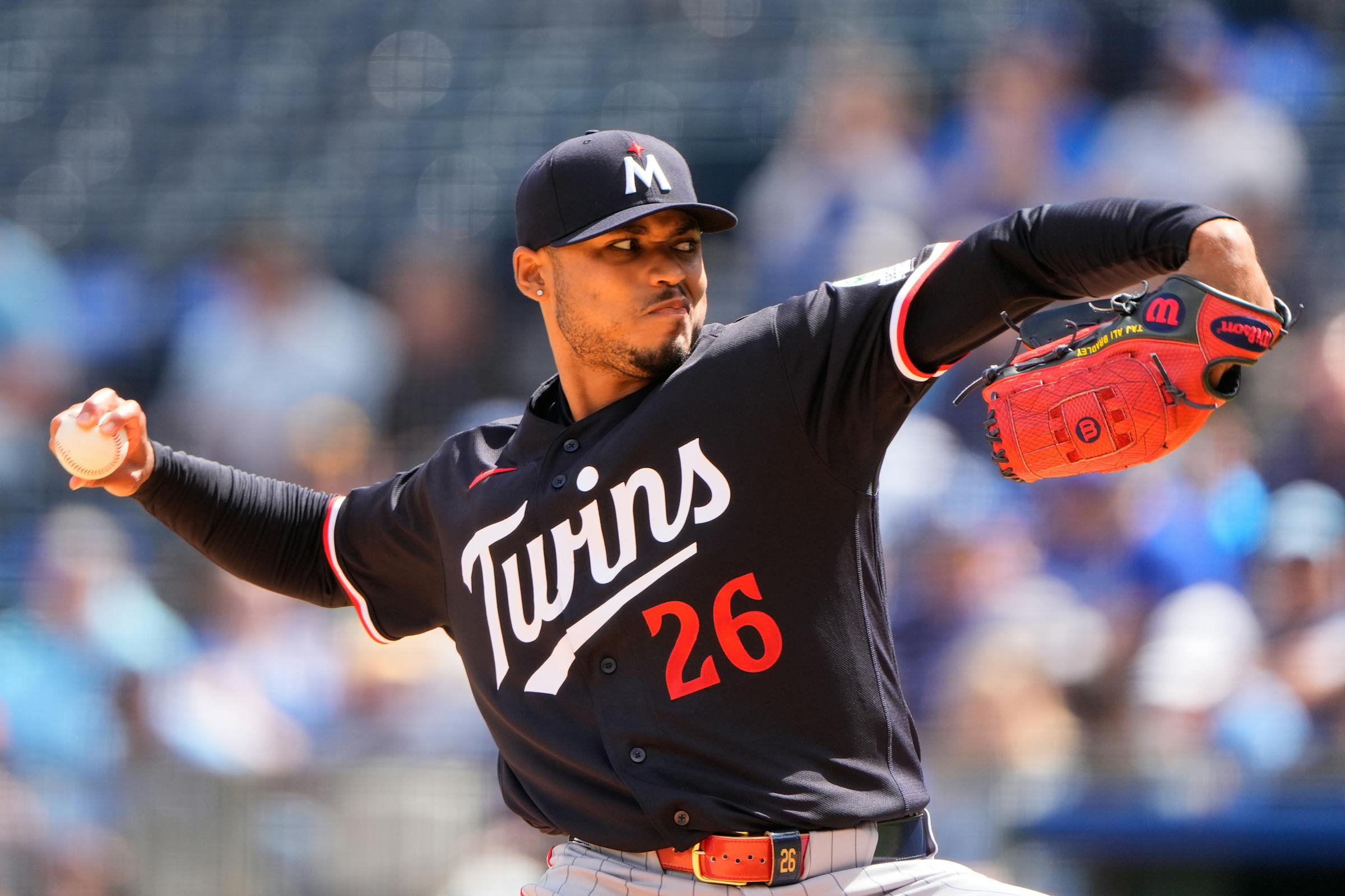 Twins hit three ninth-inning home runs to beat Royals