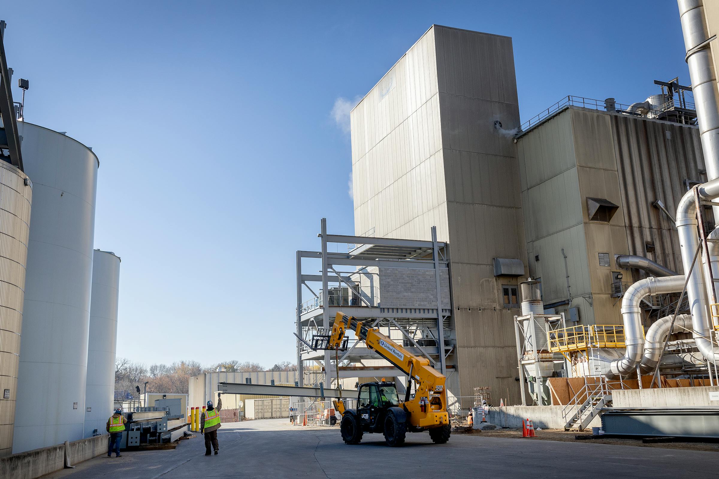 Consumer demand for fuel boosts CHS' energy division