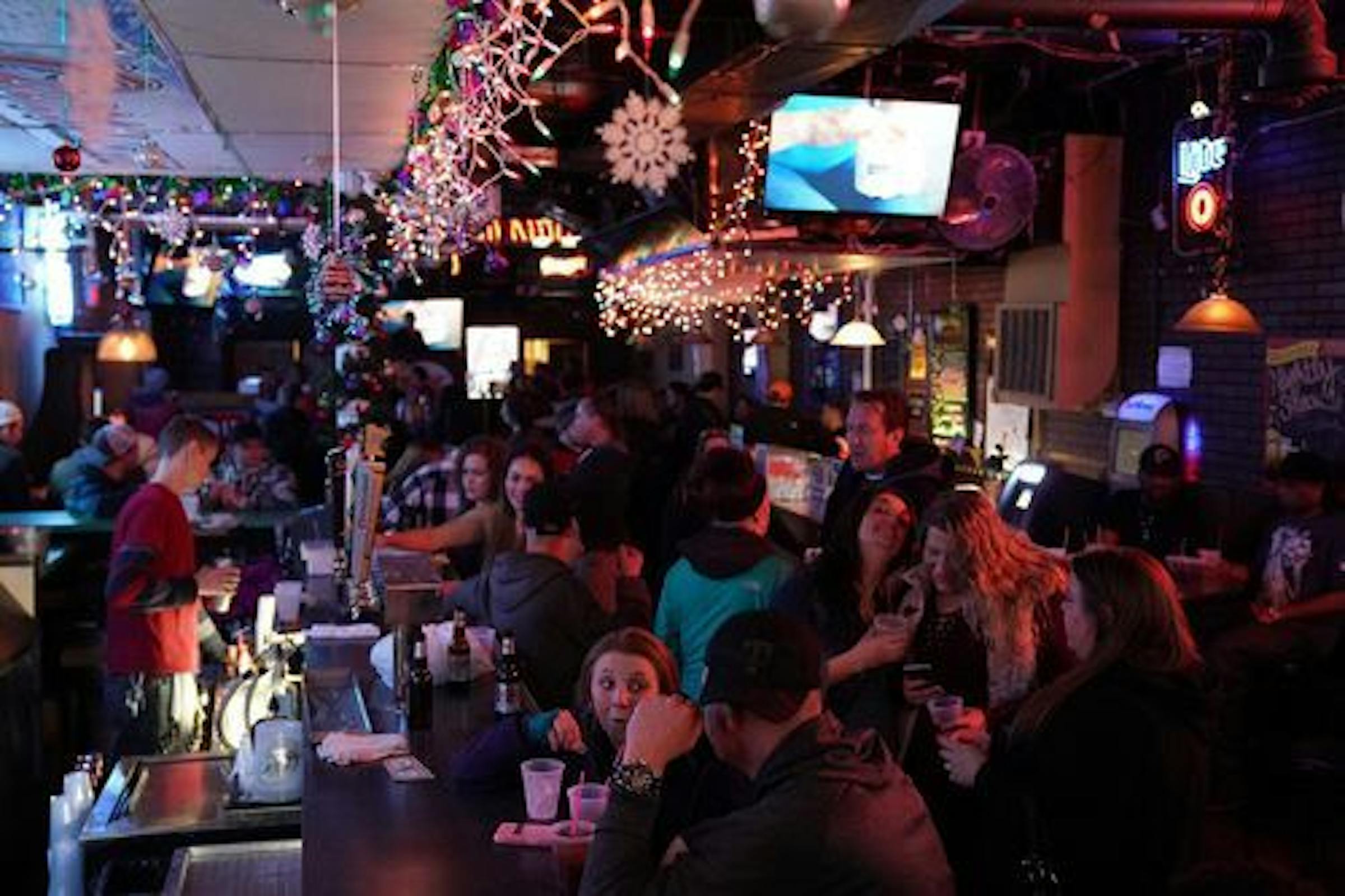 Five Anoka bars to close an hour earlier in effort to curb late-night ...