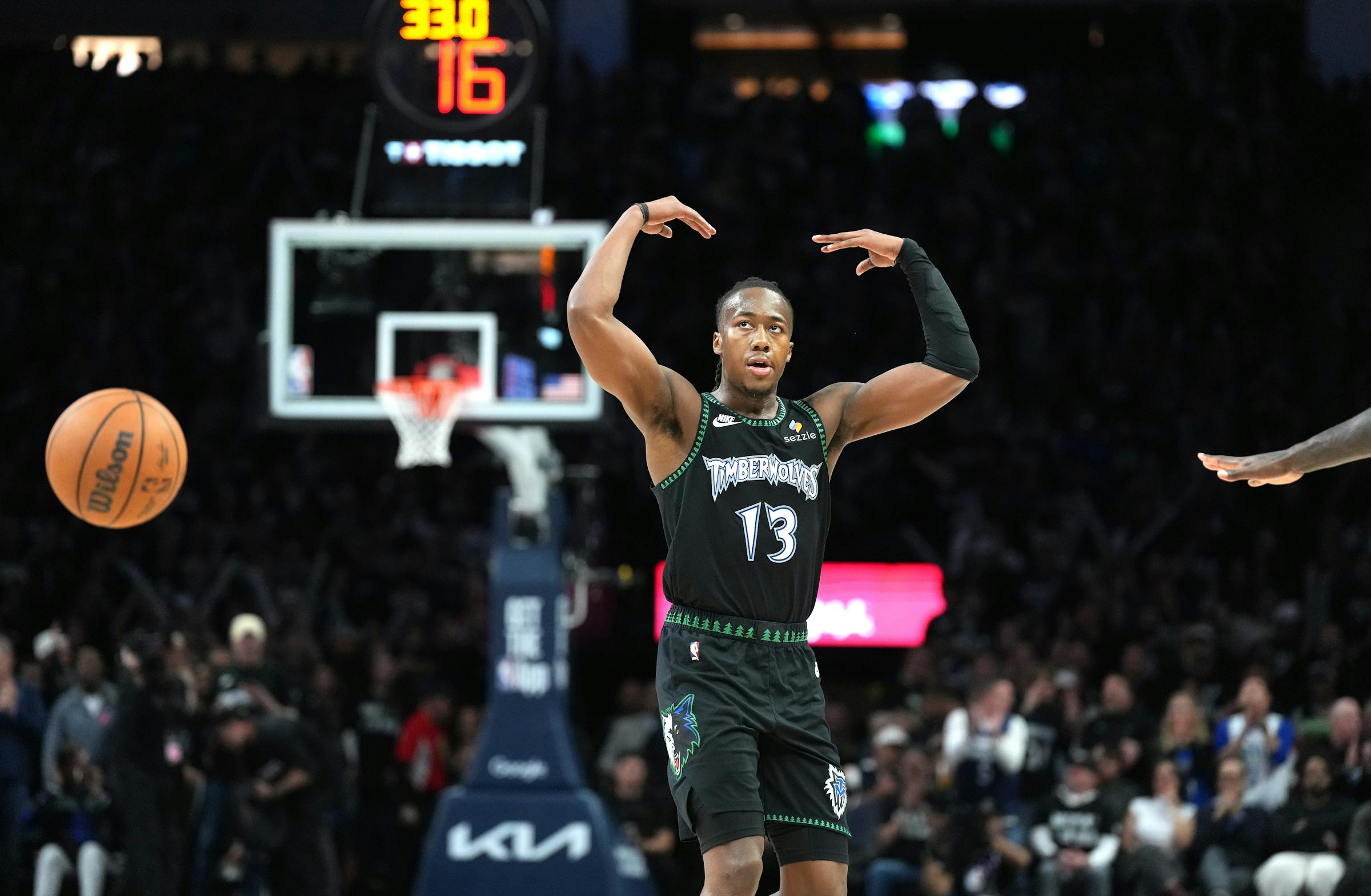 Souhan: Ayo Dosunmu's career high lifts Timberwolves past Nuggets