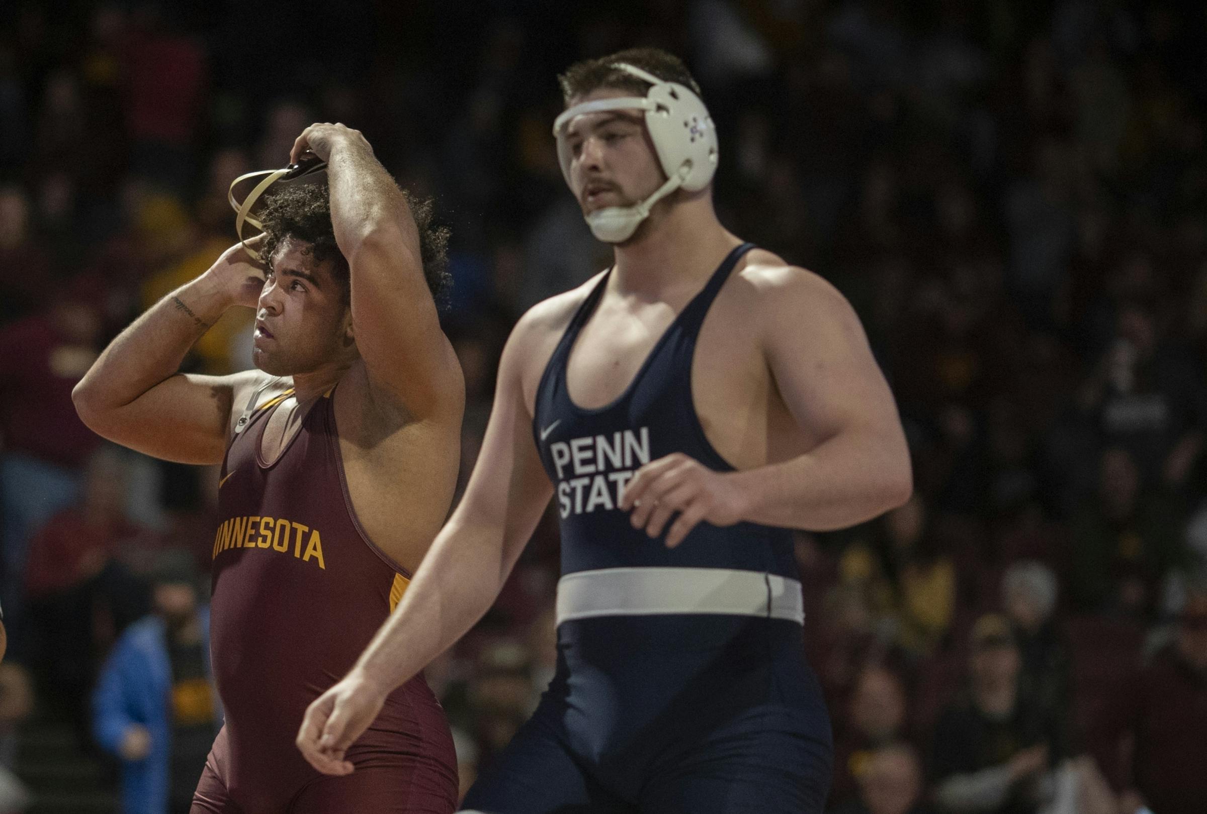 Gophers wrestler Gable Steveson wins easily in exhibition