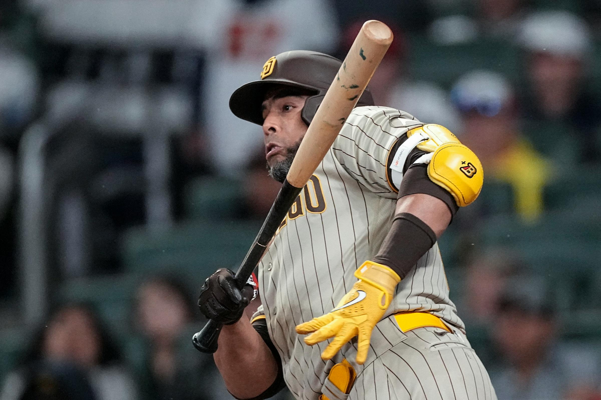 Padres make rare trip to Target Field to face Twins