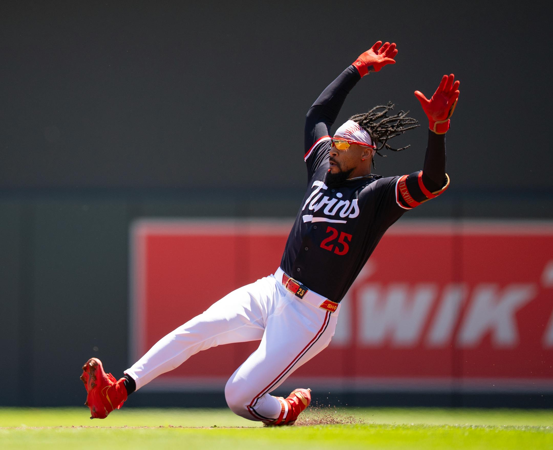 MN Twins come back to beat St. Louis Cardinals 5-4