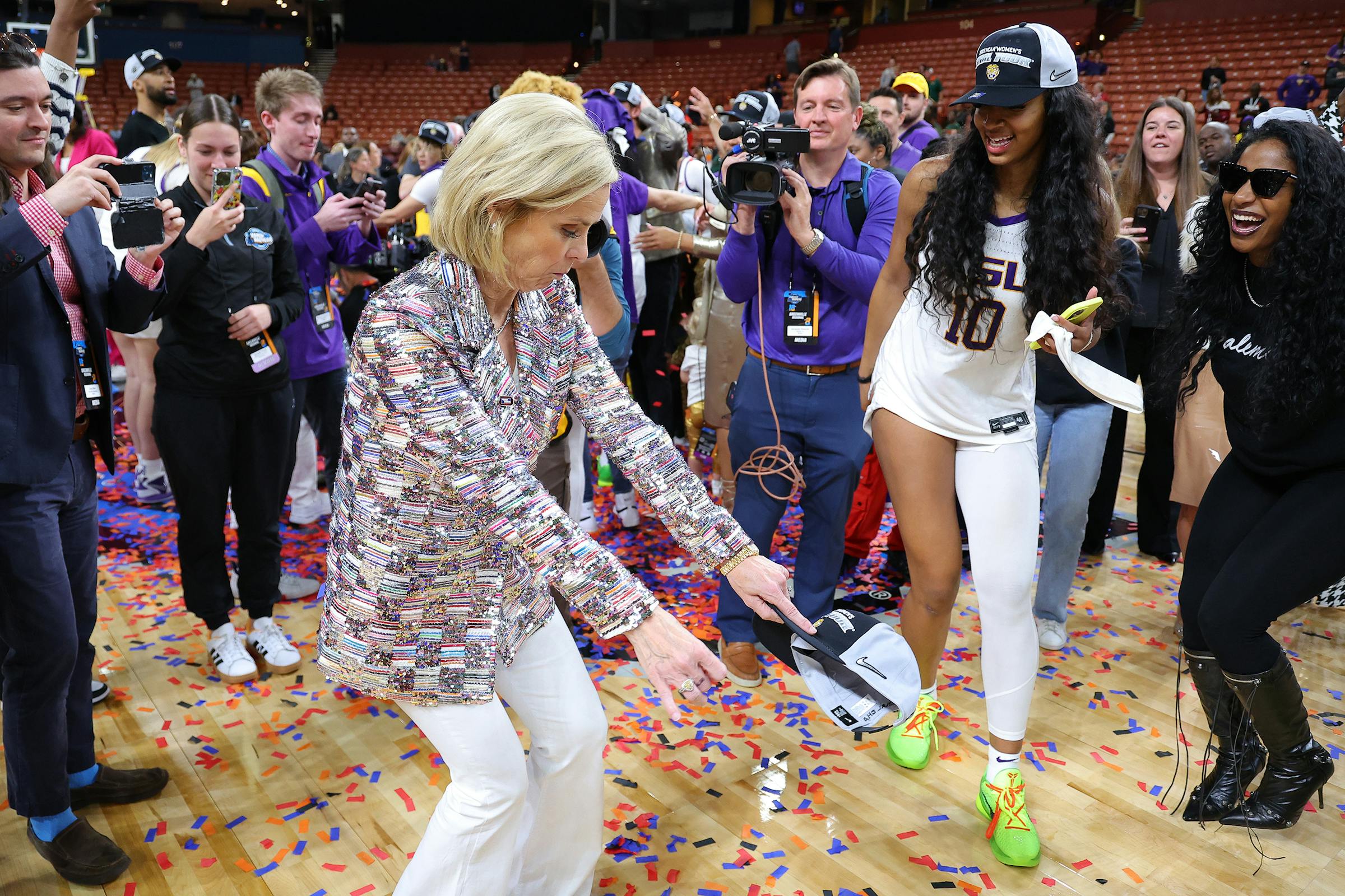 NCAA women's Elite Eight. How to watch Monday night's games.