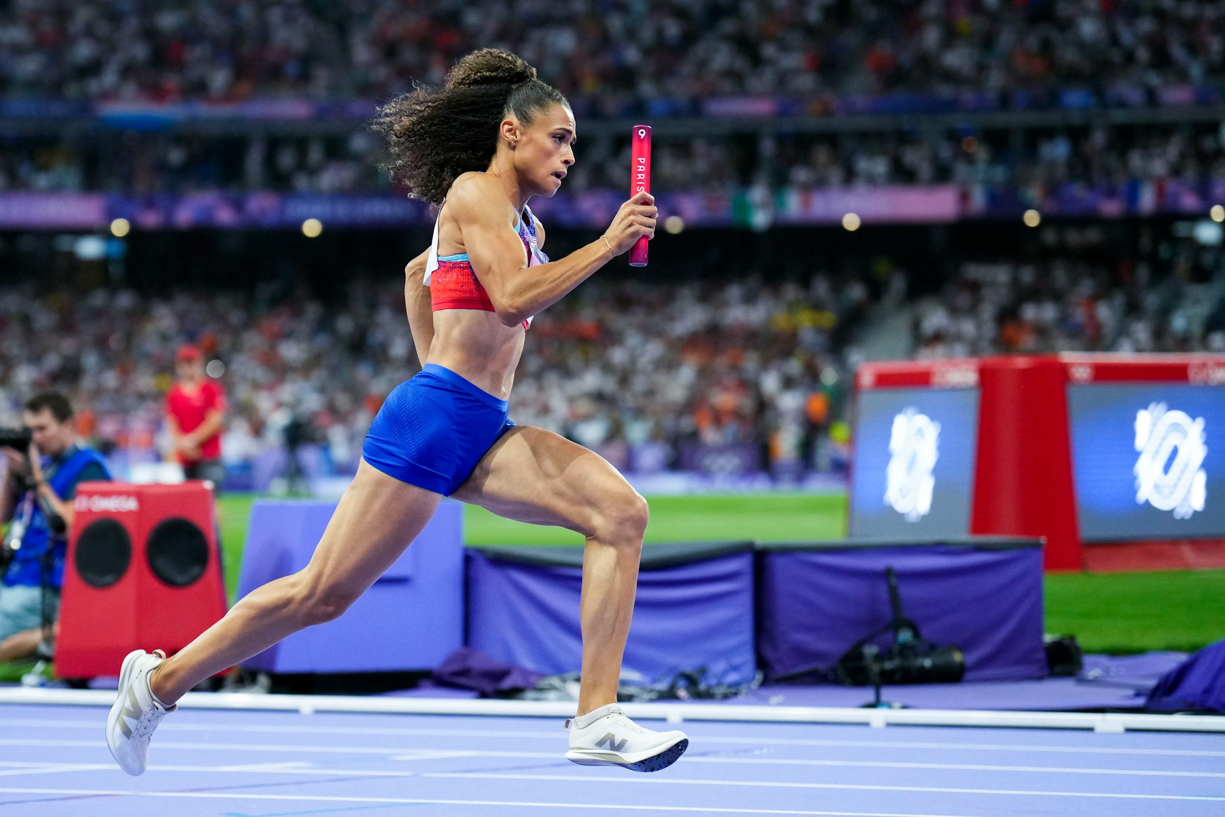 American relay teams win 2 golds in the last events of a dominant ...