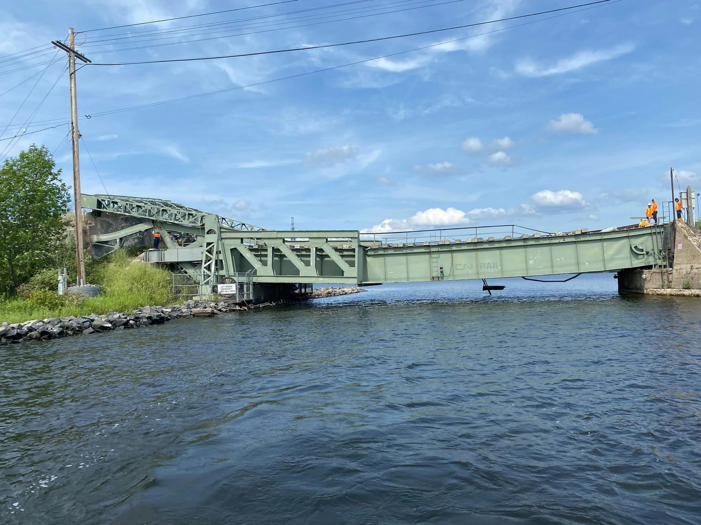 Canadian railway bridge across border from International Falls collapses