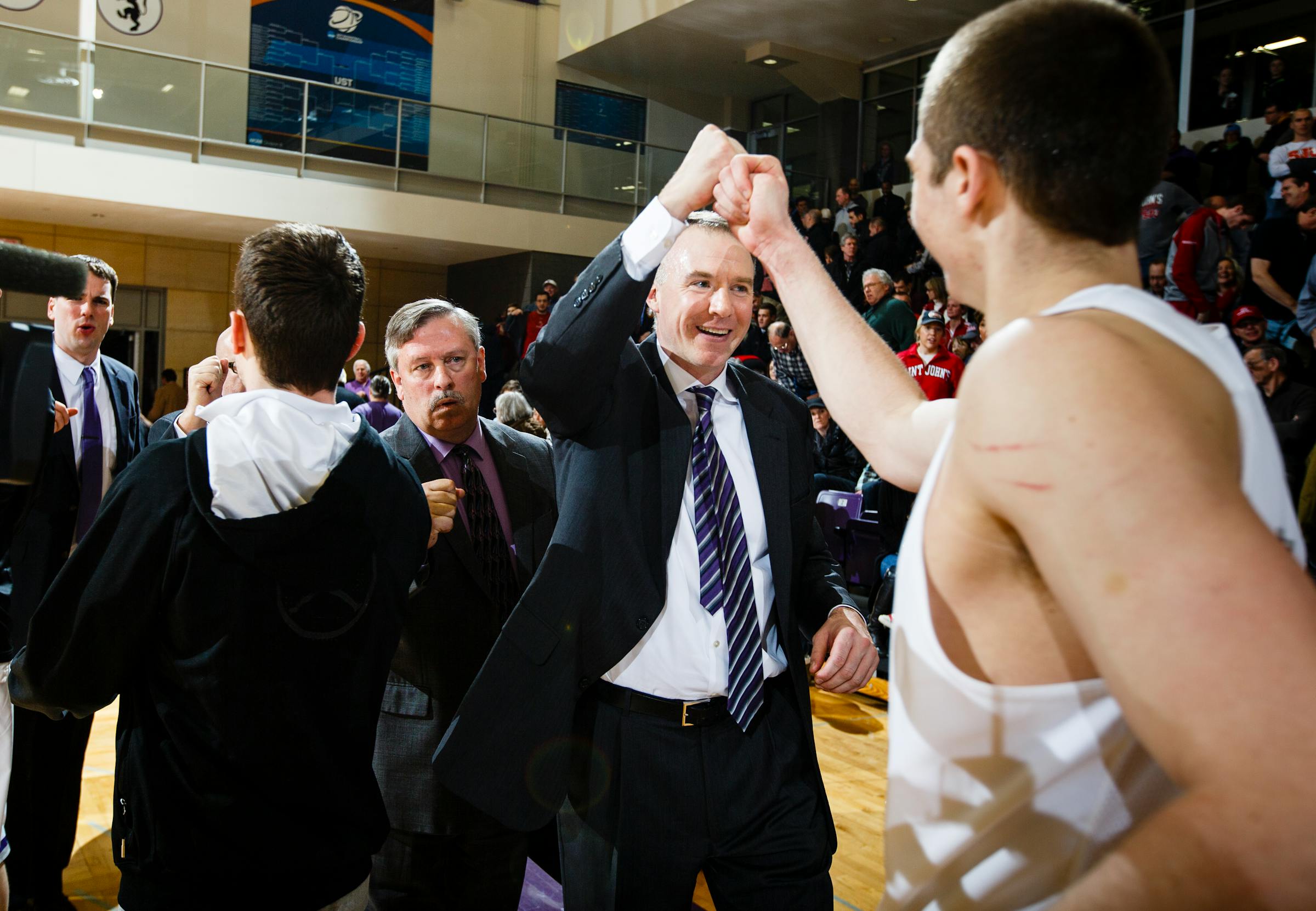 Coaching AAU basketball is a win-win for St. Thomas coach Johnny Tauer
