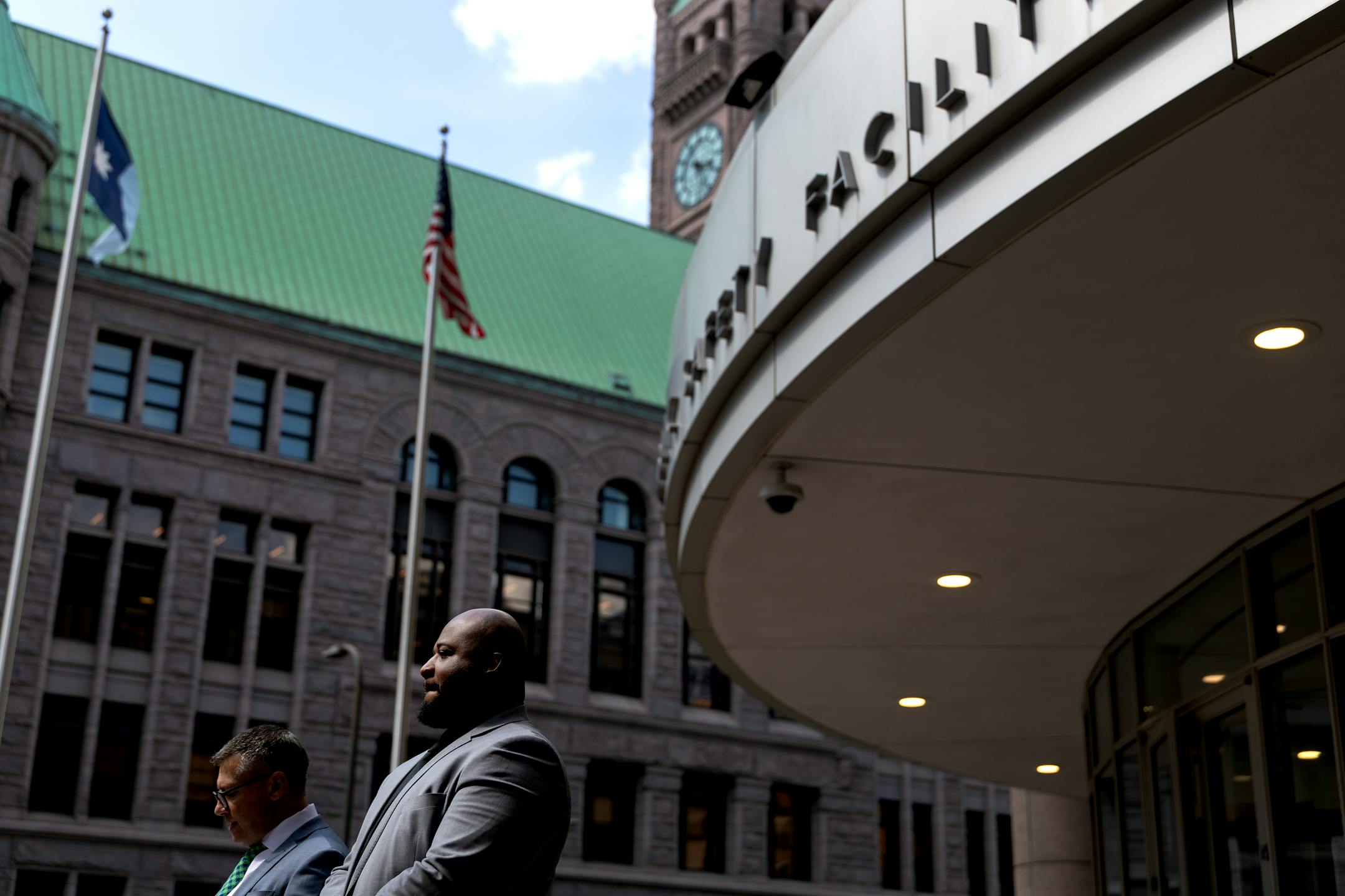 ICE agent in Operation Metro Surge case must post $200,000 bail to keep ...